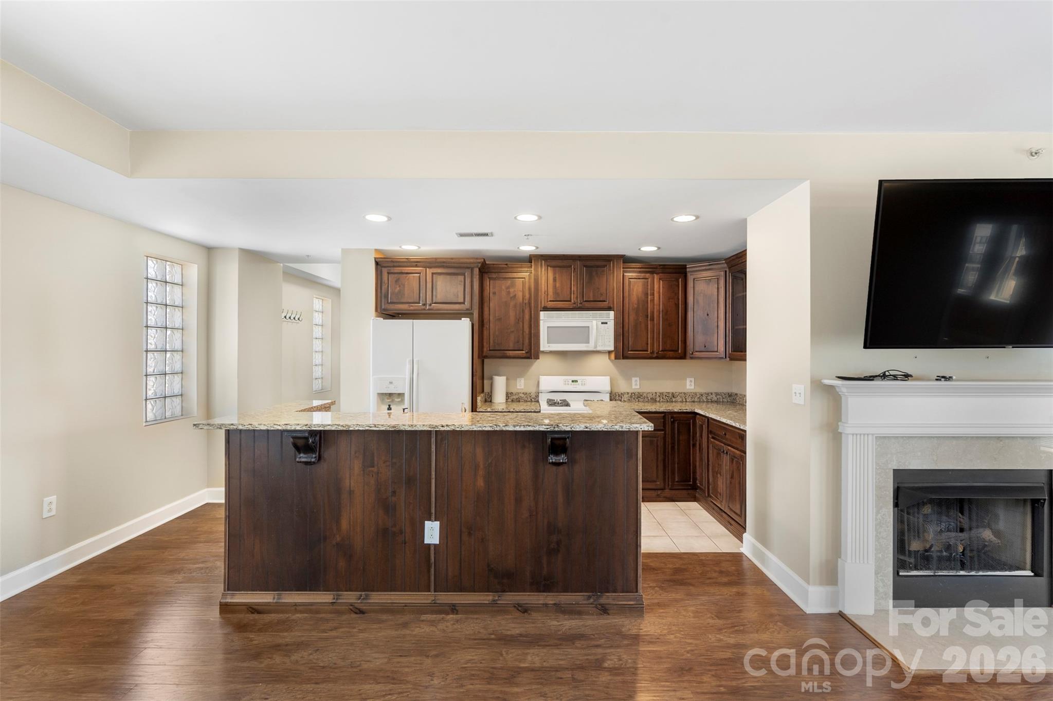 Photo 9 of 718 W Trade Street801, Charlotte, NC