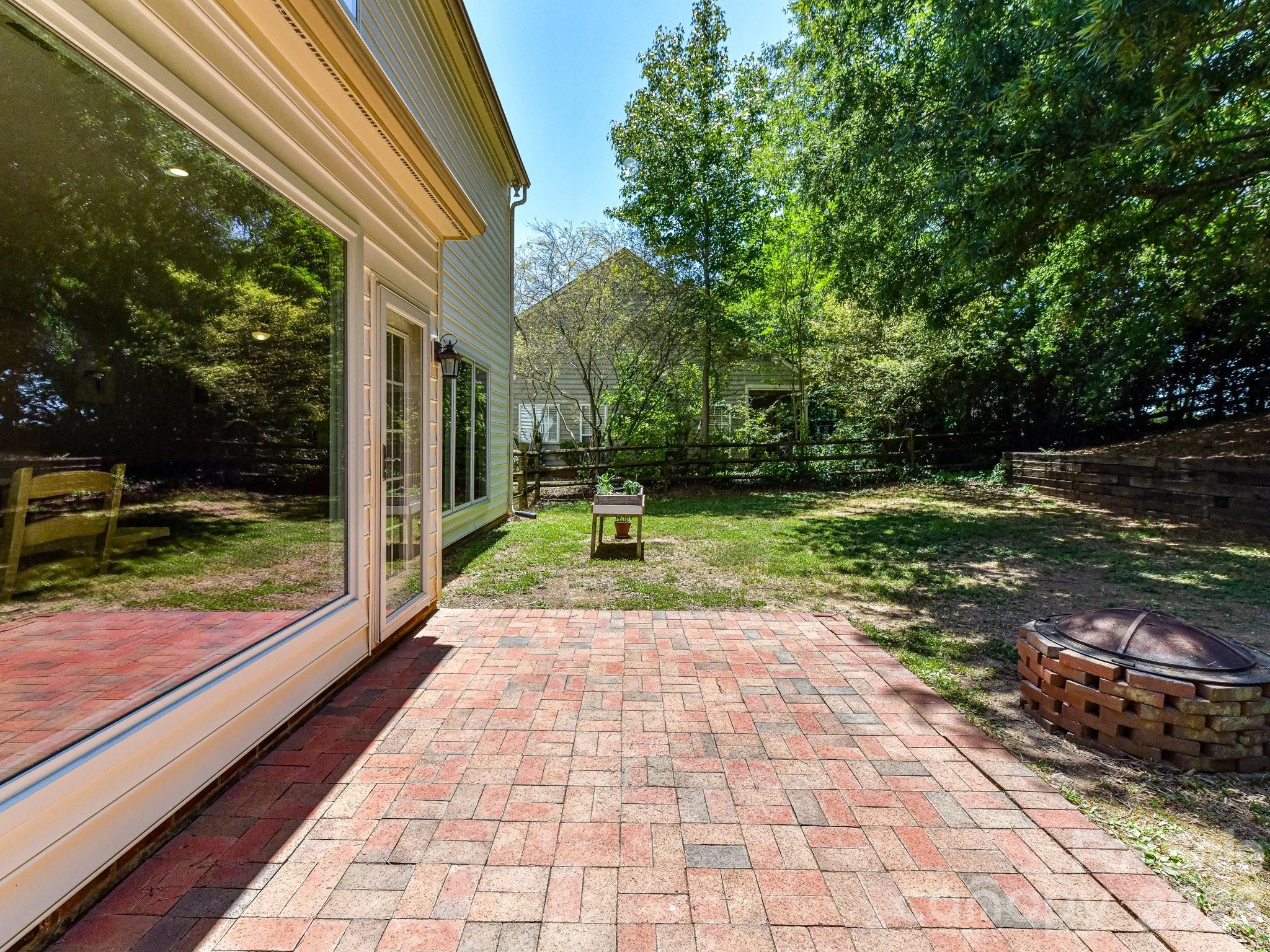 620 Meadow Lake Drive, Matthews, NC - photo 34 of 49
