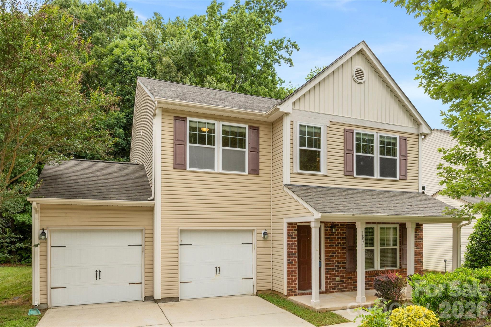 Home for sale at 1831 Yaupon Road, Charlotte, NC — photo 3 of 39