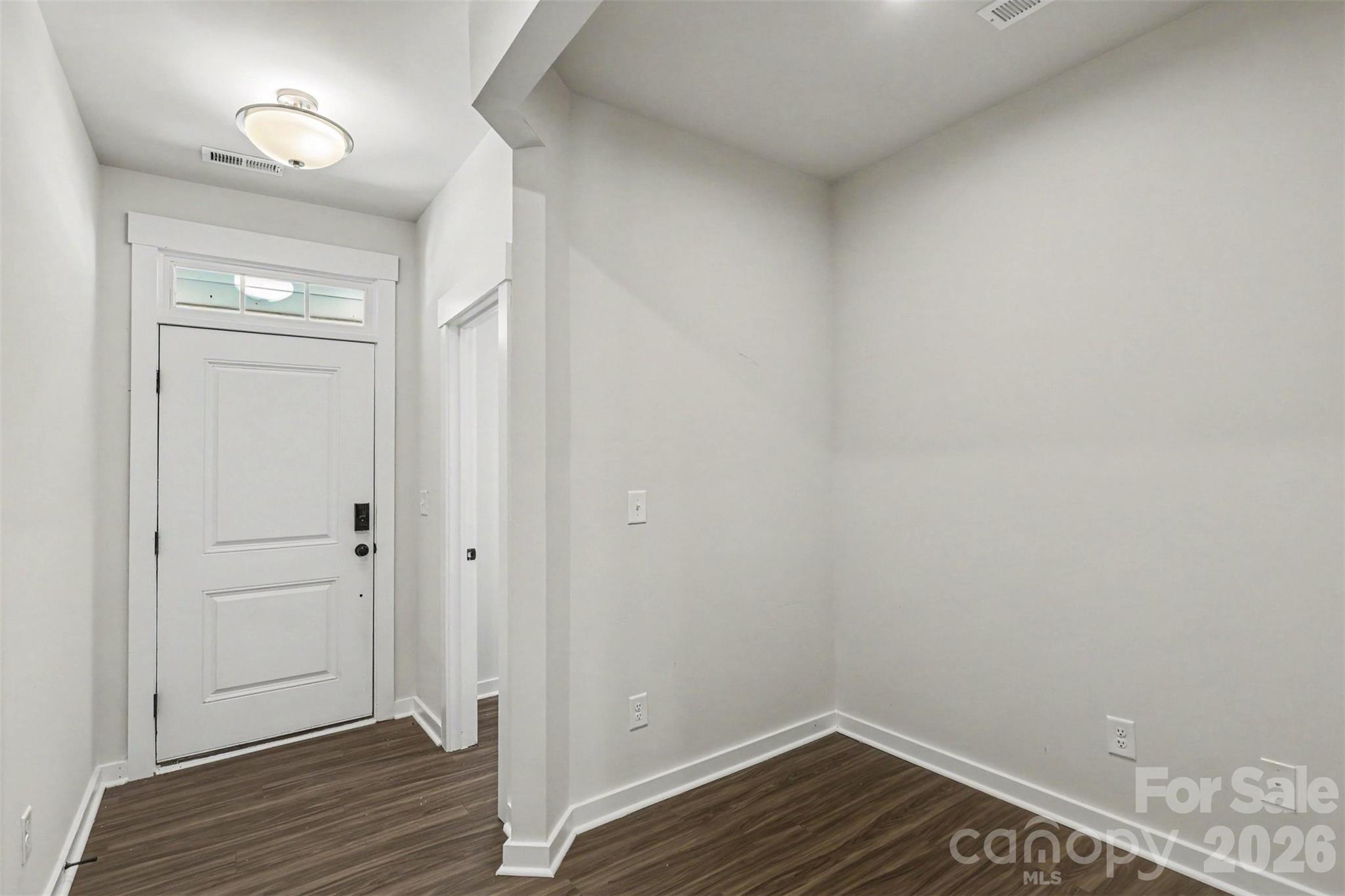 Photo 4 of 9521 Munsing Drive, Charlotte, NC
