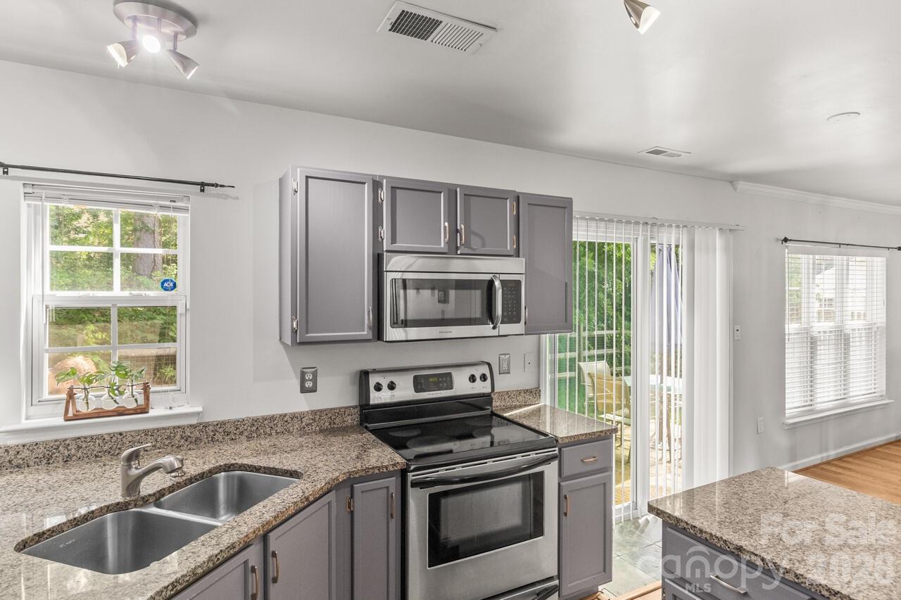 Photo 14 of 6907 Murray Grey Lane, Charlotte, NC