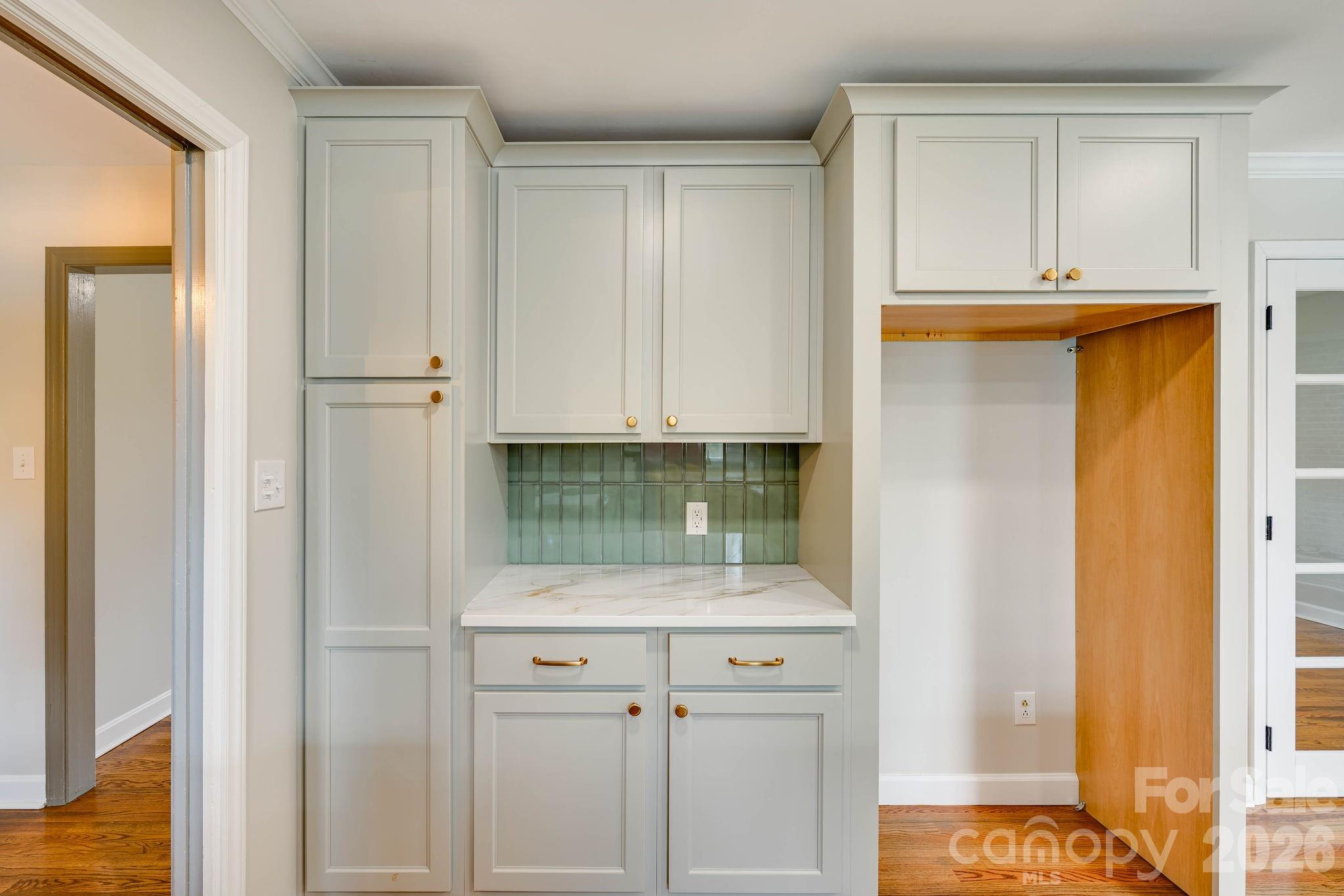 Photo 8 of 110 Scottsmoor Drive, Charlotte, NC