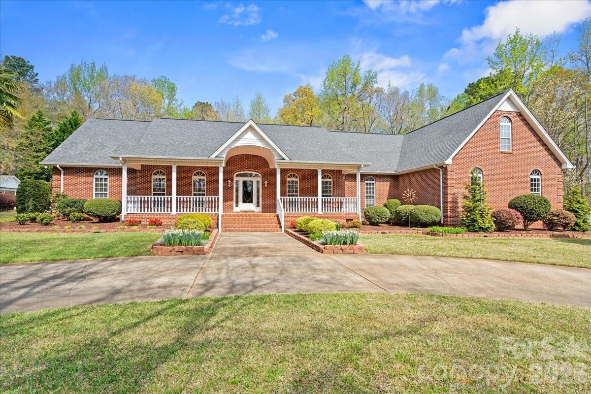 299 Fairway Lane, Pageland, SC