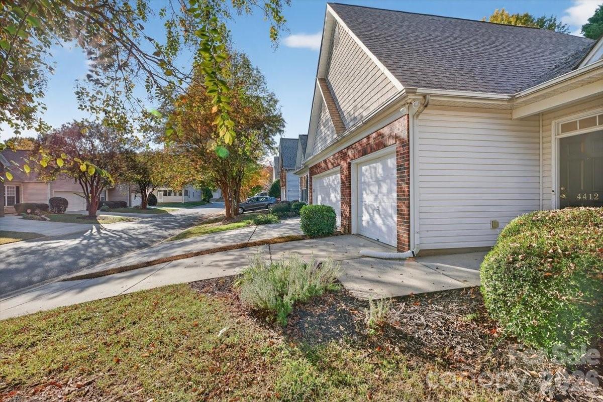 Photo 3 of 4412 Glenlea Commons Drive, Charlotte, NC