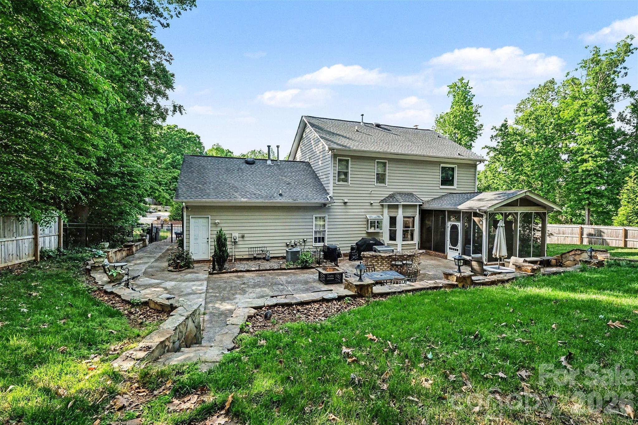 Photo 2 of 5010 Ardenwoods Drive, Charlotte, NC