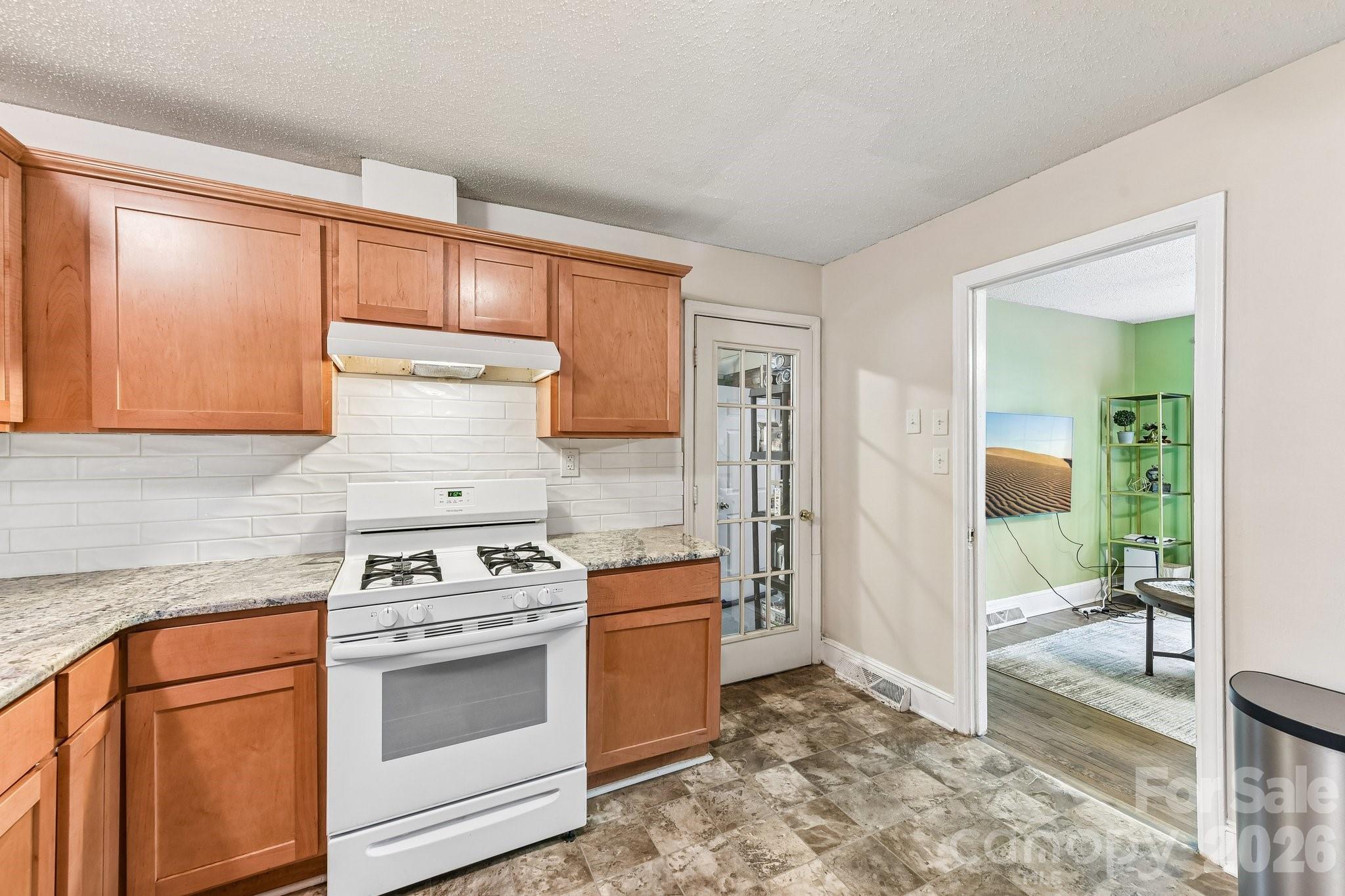 Home for sale at 933 Clanton Road, Charlotte, NC — photo 10 of 25