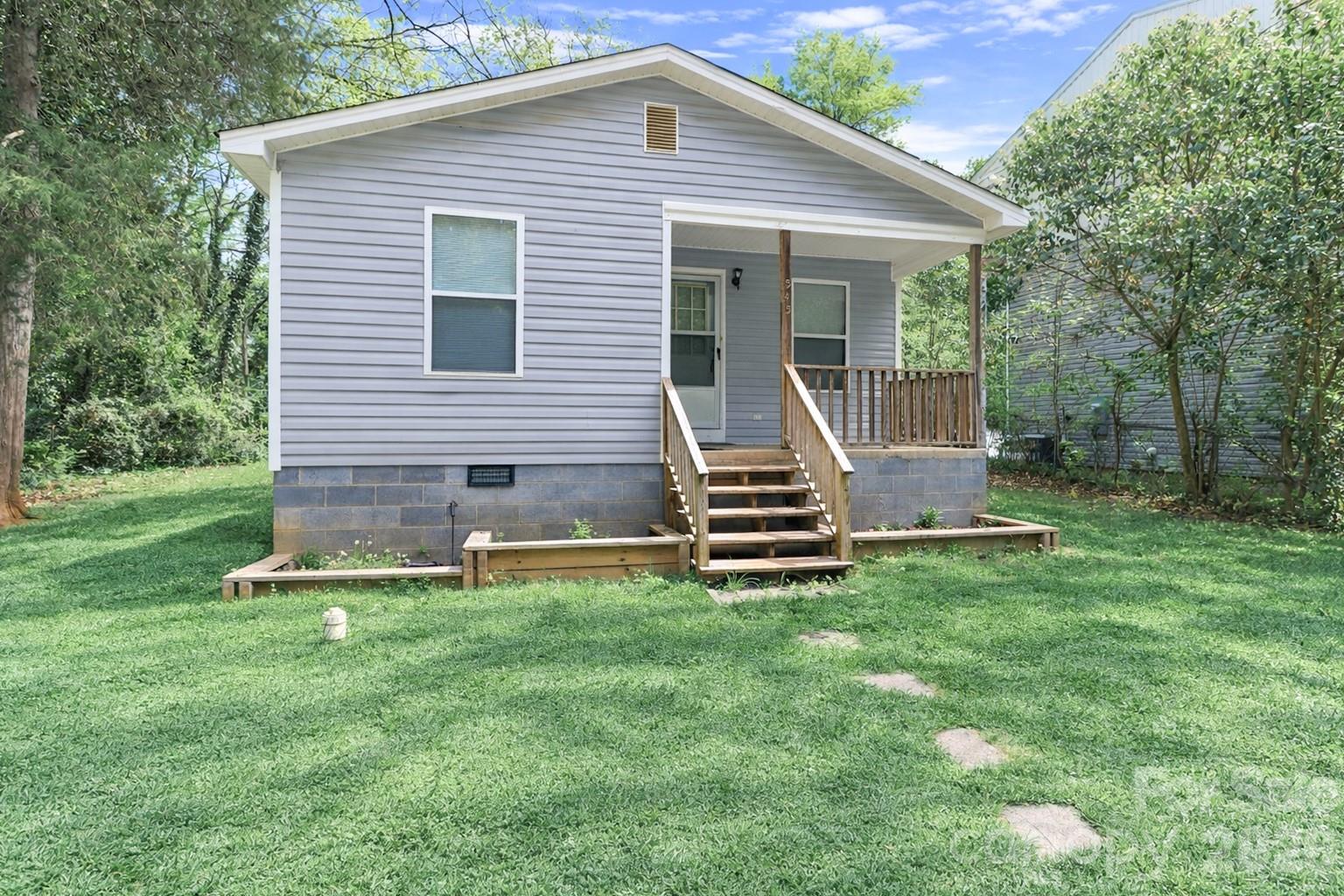 Photo 3 of 545 Gantt Street, Mooresville, NC