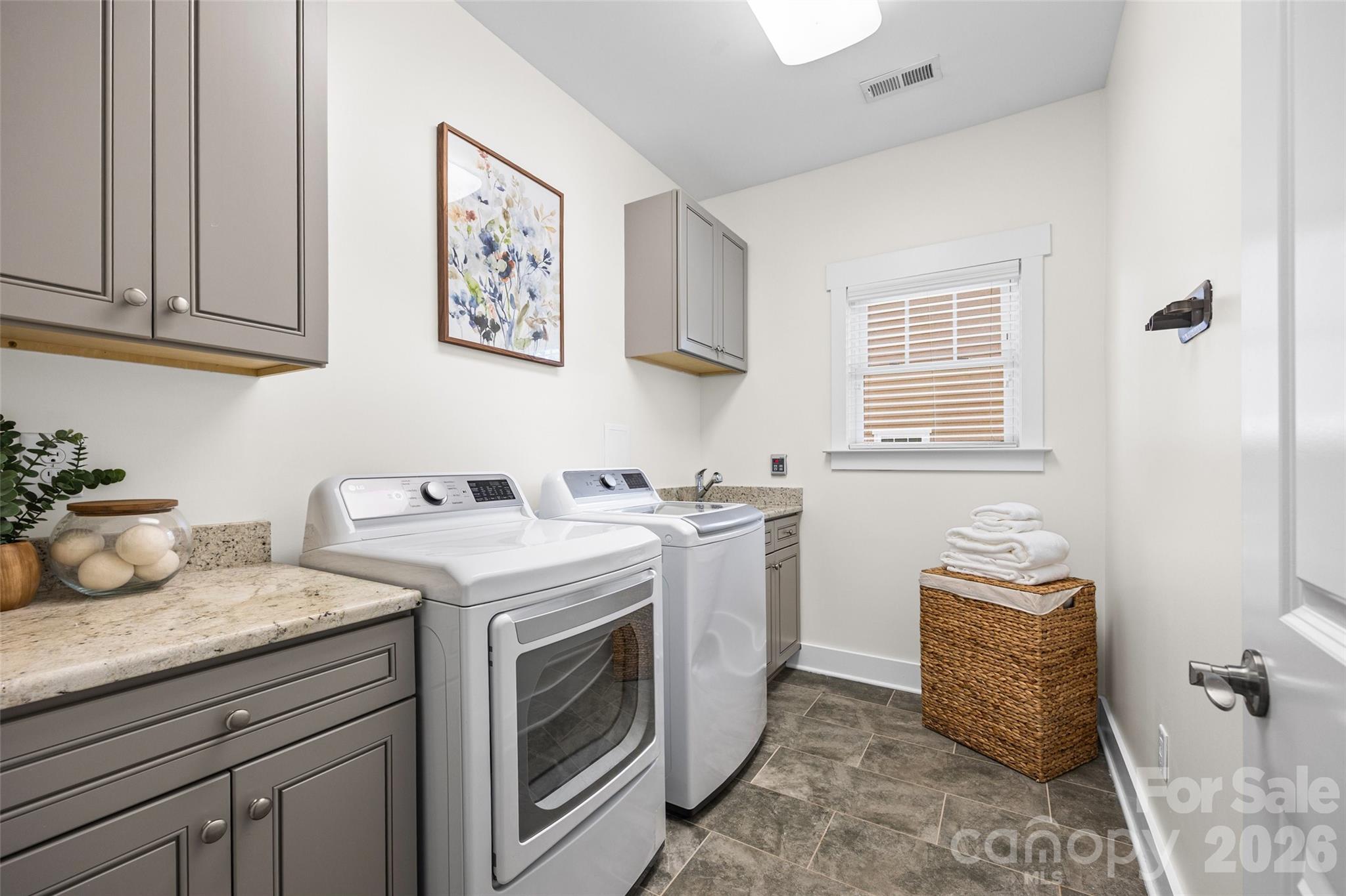 Photo 13 of 2562 Roseview Lane, Charlotte, NC