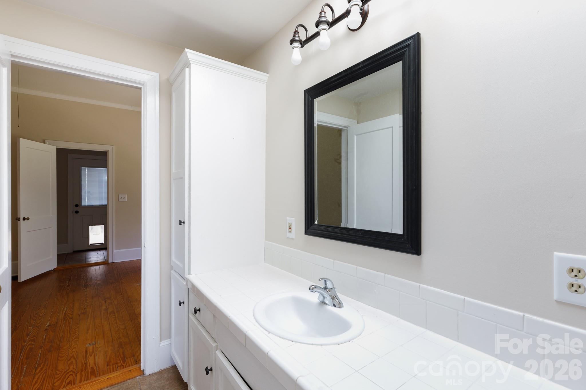 224 W 4th Avenue, Gastonia, NC - photo 21 of 33