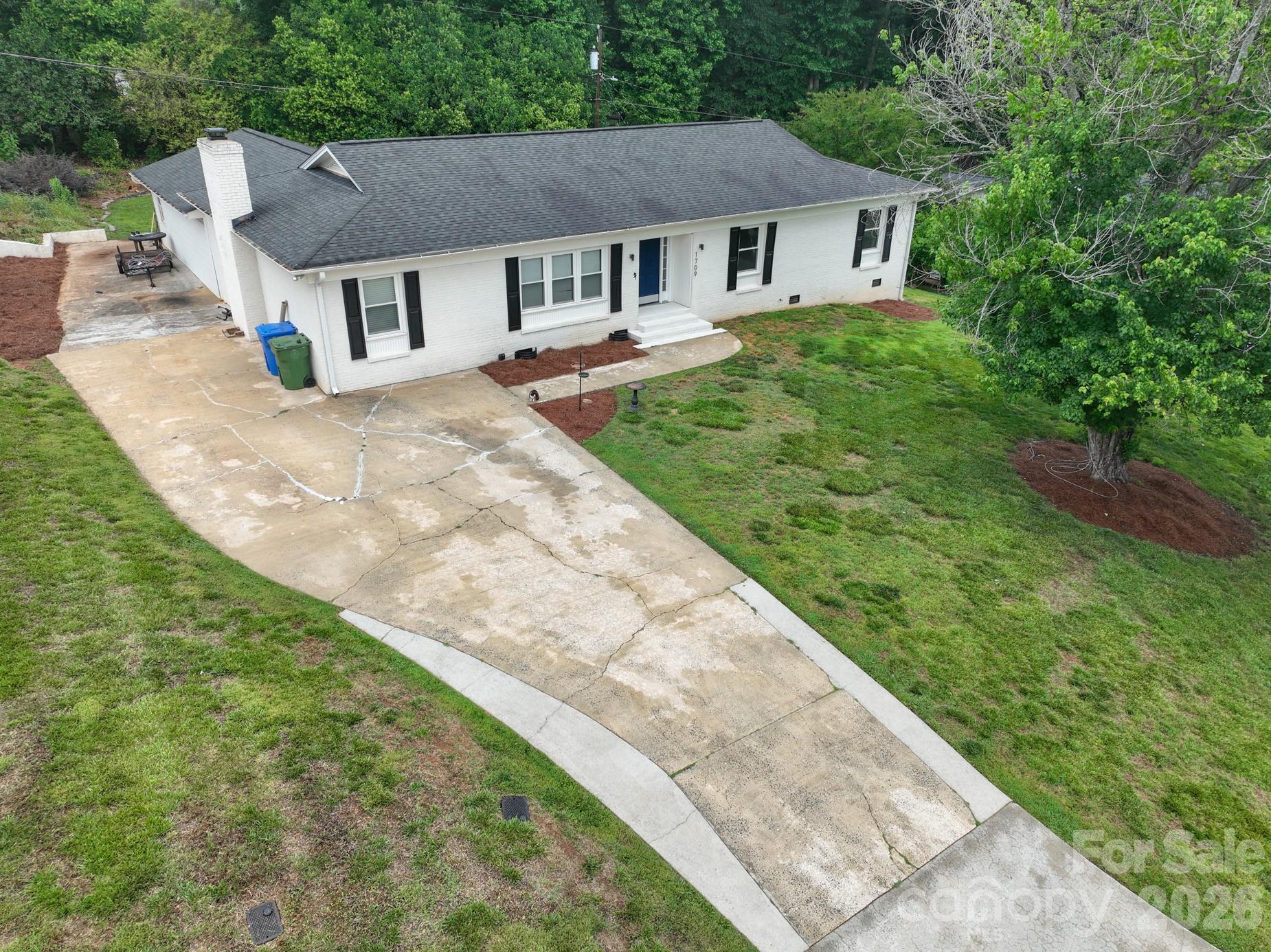 1709 Essen Lane, Gastonia, NC - photo 3 of 30