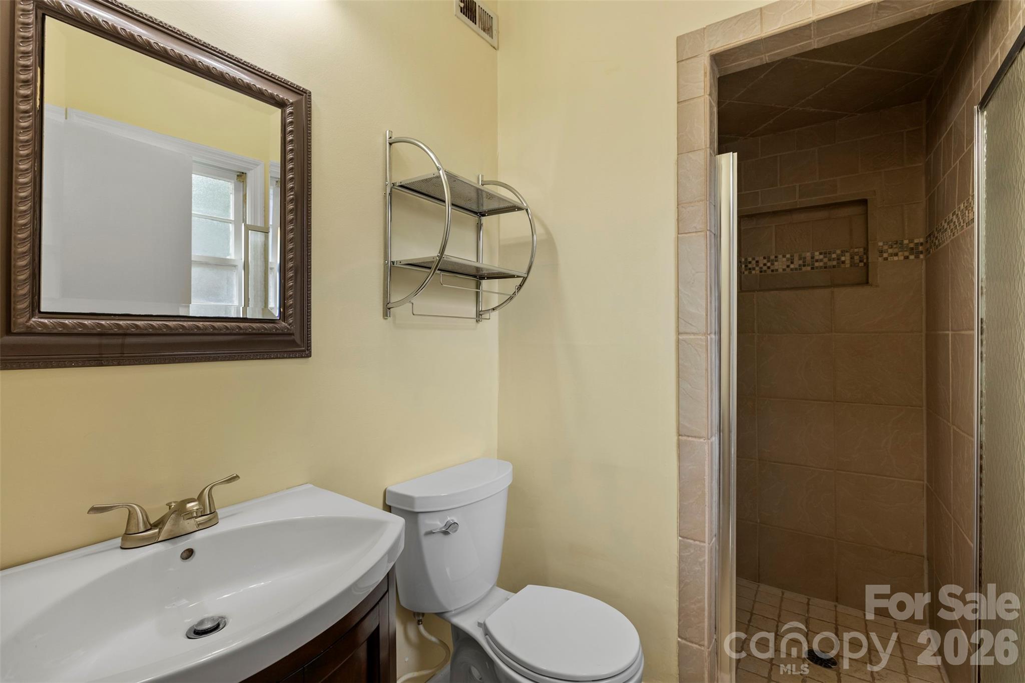 Photo 9 of 5925 Quail Hollow RoadB, Charlotte, NC
