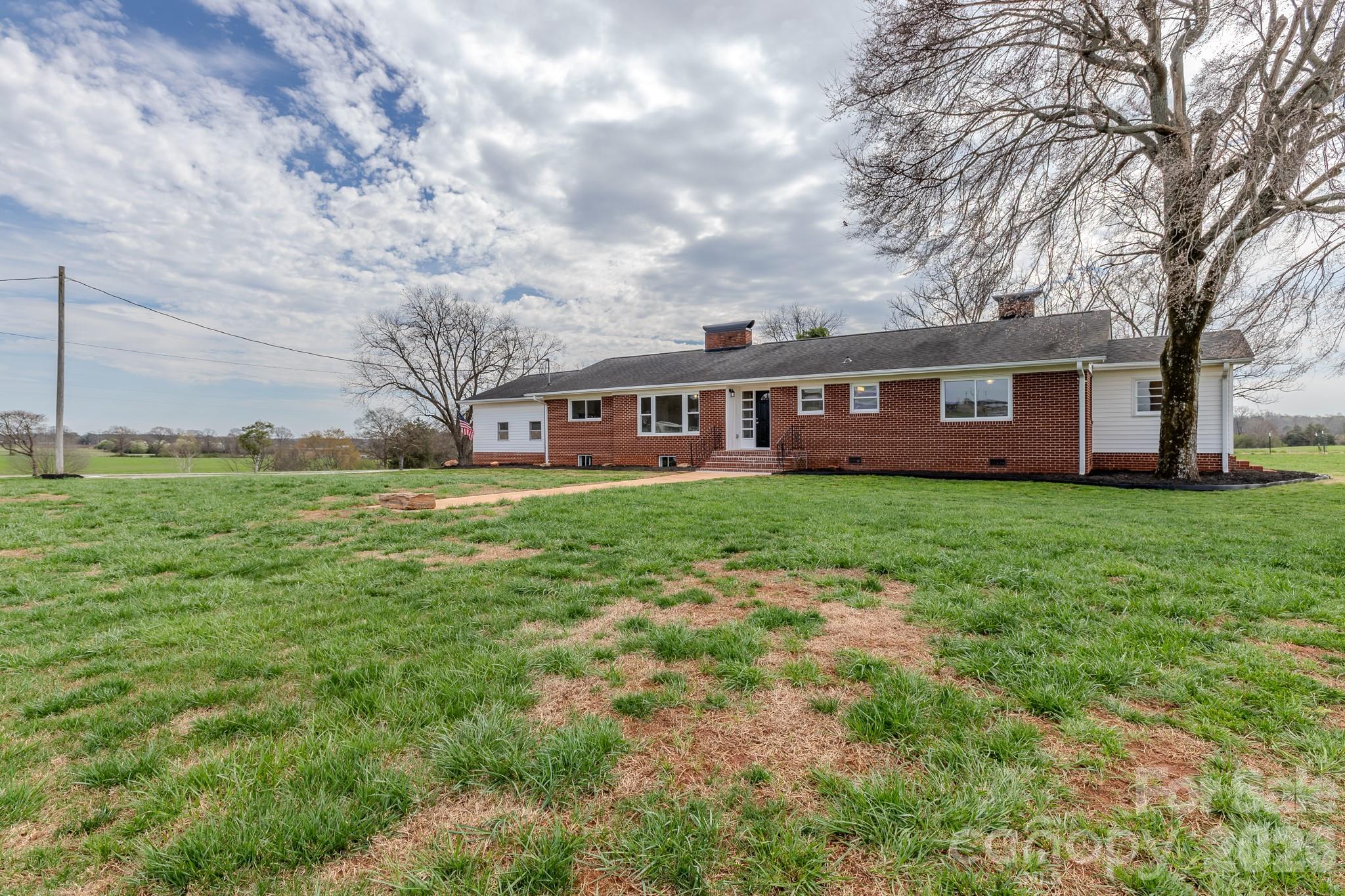 Photo 2 of 1217 Daniels Road, Lincolnton, NC