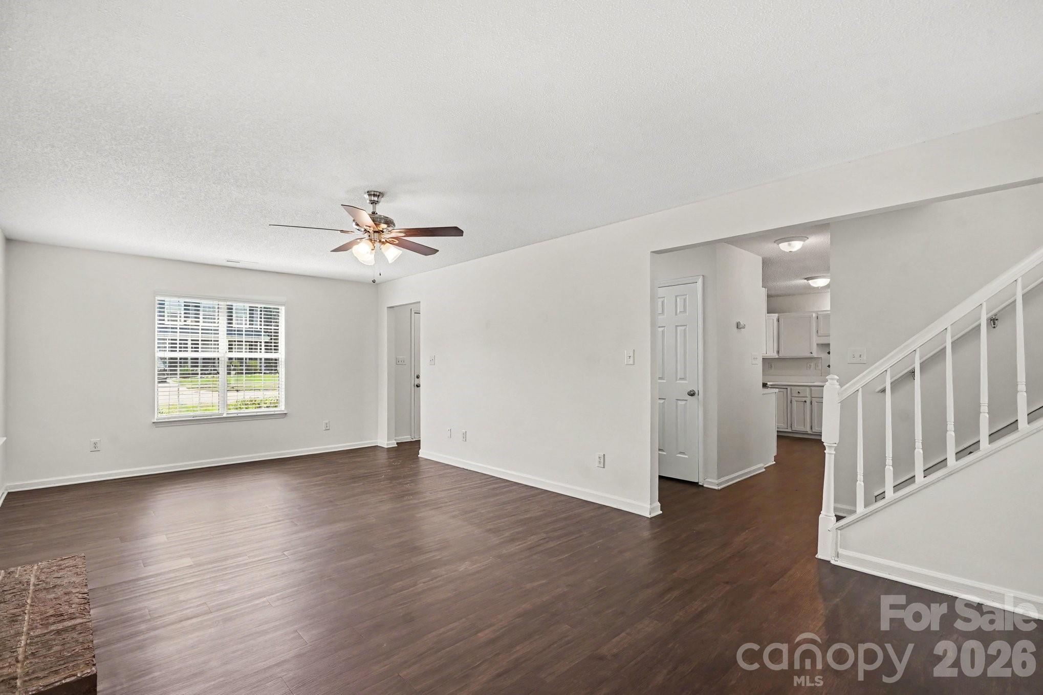 Photo 3 of 12127 Landing Green Drive, Charlotte, NC