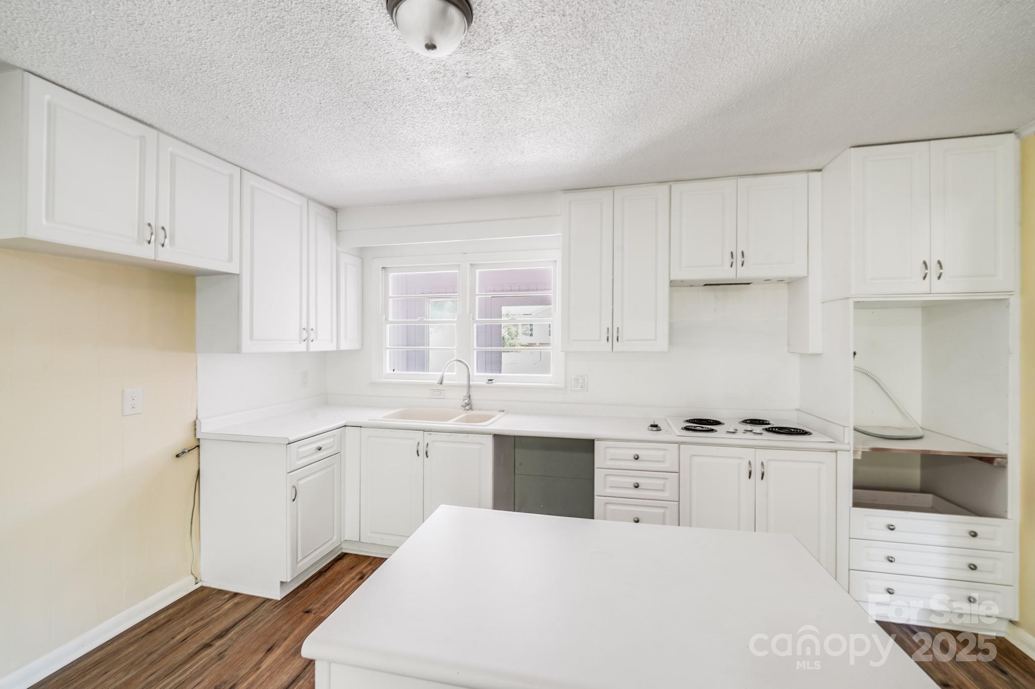 Photo 4 of 830 Cabaniss Drive, Shelby, NC