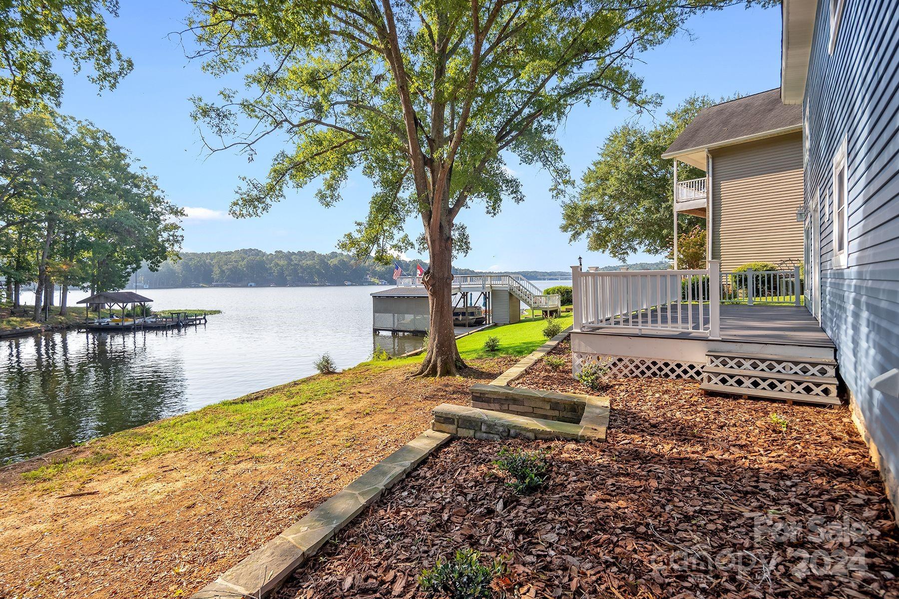 Property wrapper | Lake Tillery Waterfront Properties : Lynn Norman ...