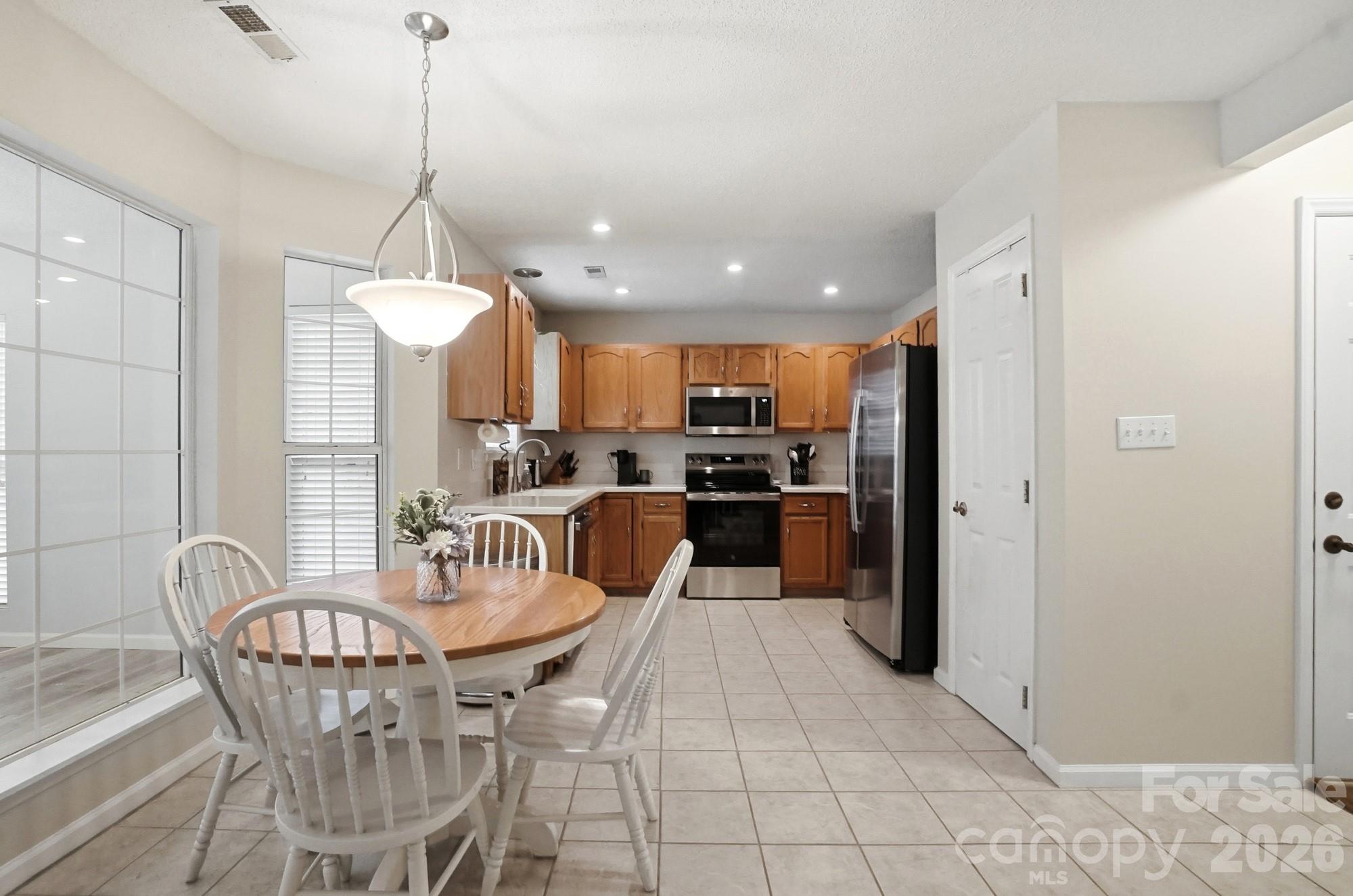Photo 11 of 6000 Carriage Oaks Drive, Charlotte, NC