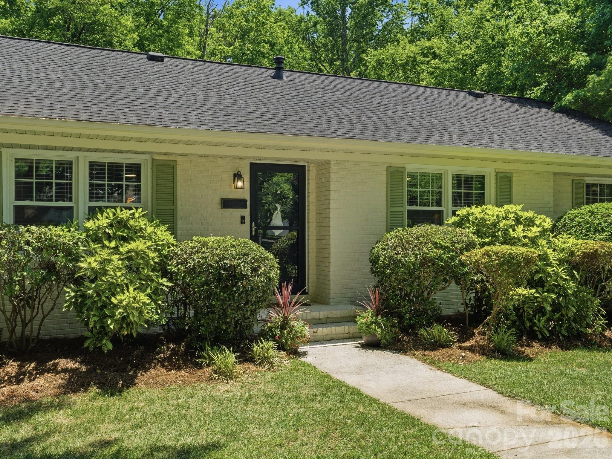 1534 Edgewater Drive, Charlotte, NC - photo 3 of 44