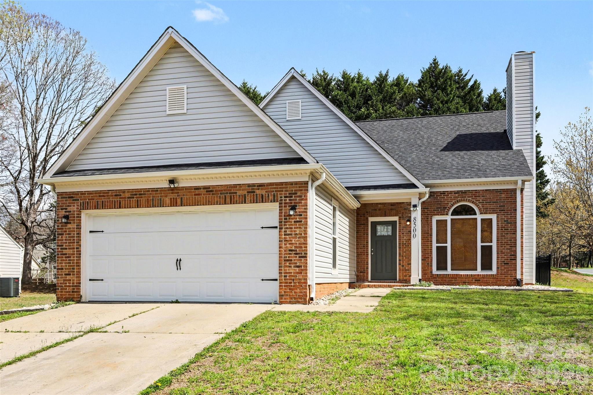 8500 Woodhill Manor Court, Charlotte, NC - photo 2 of 31
