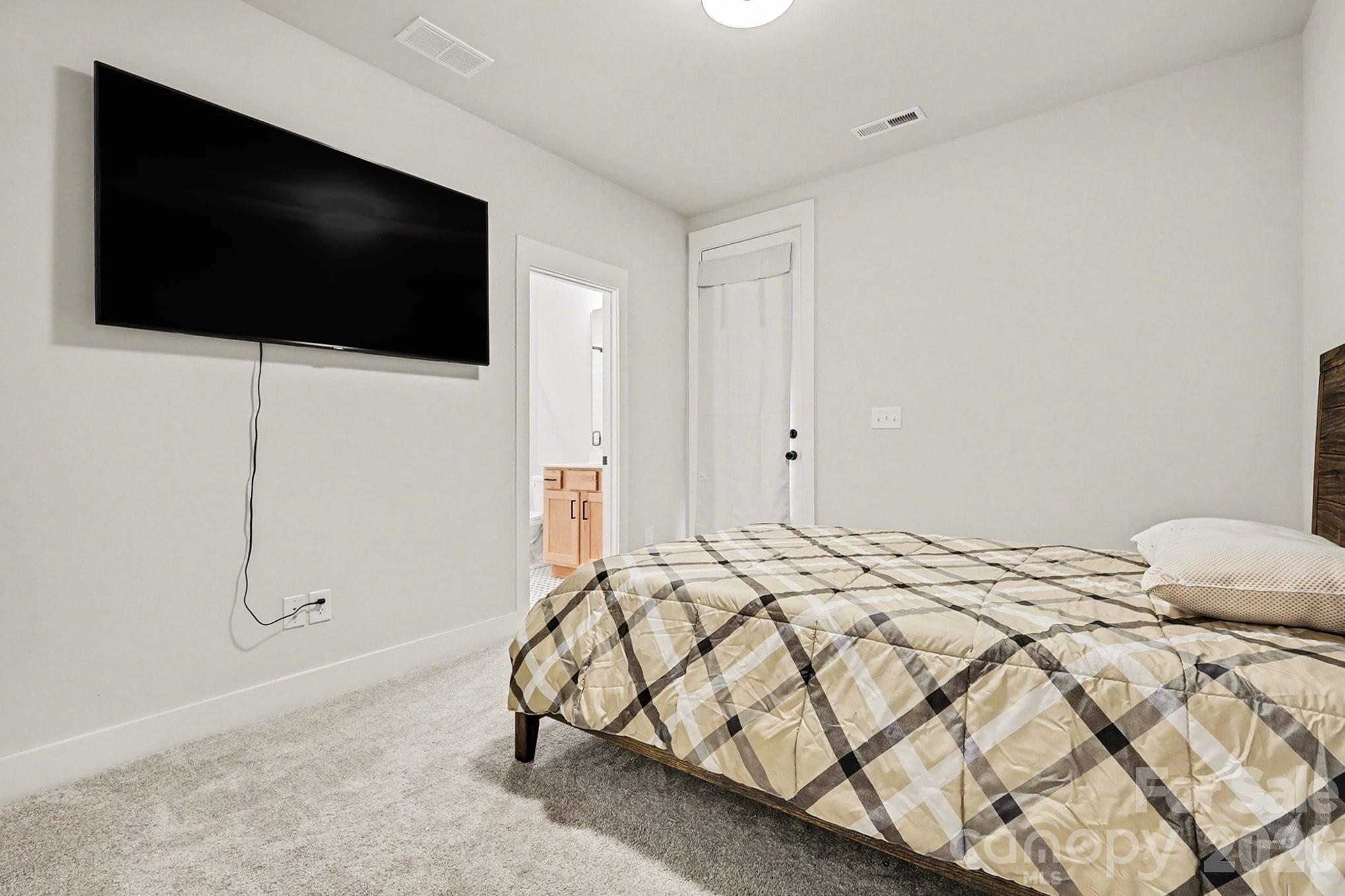 816 Madison Glen Lane, Charlotte, NC - photo 15 of 31