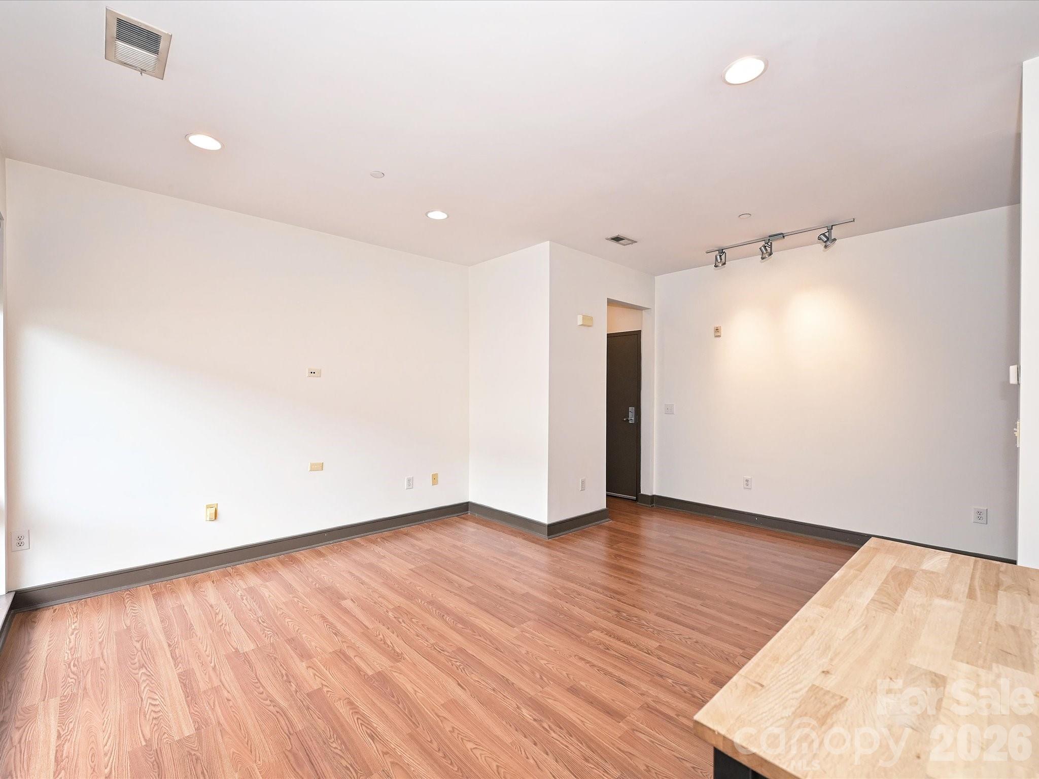 Photo 12 of 2200 Lyndhurst Avenue102, Charlotte, NC