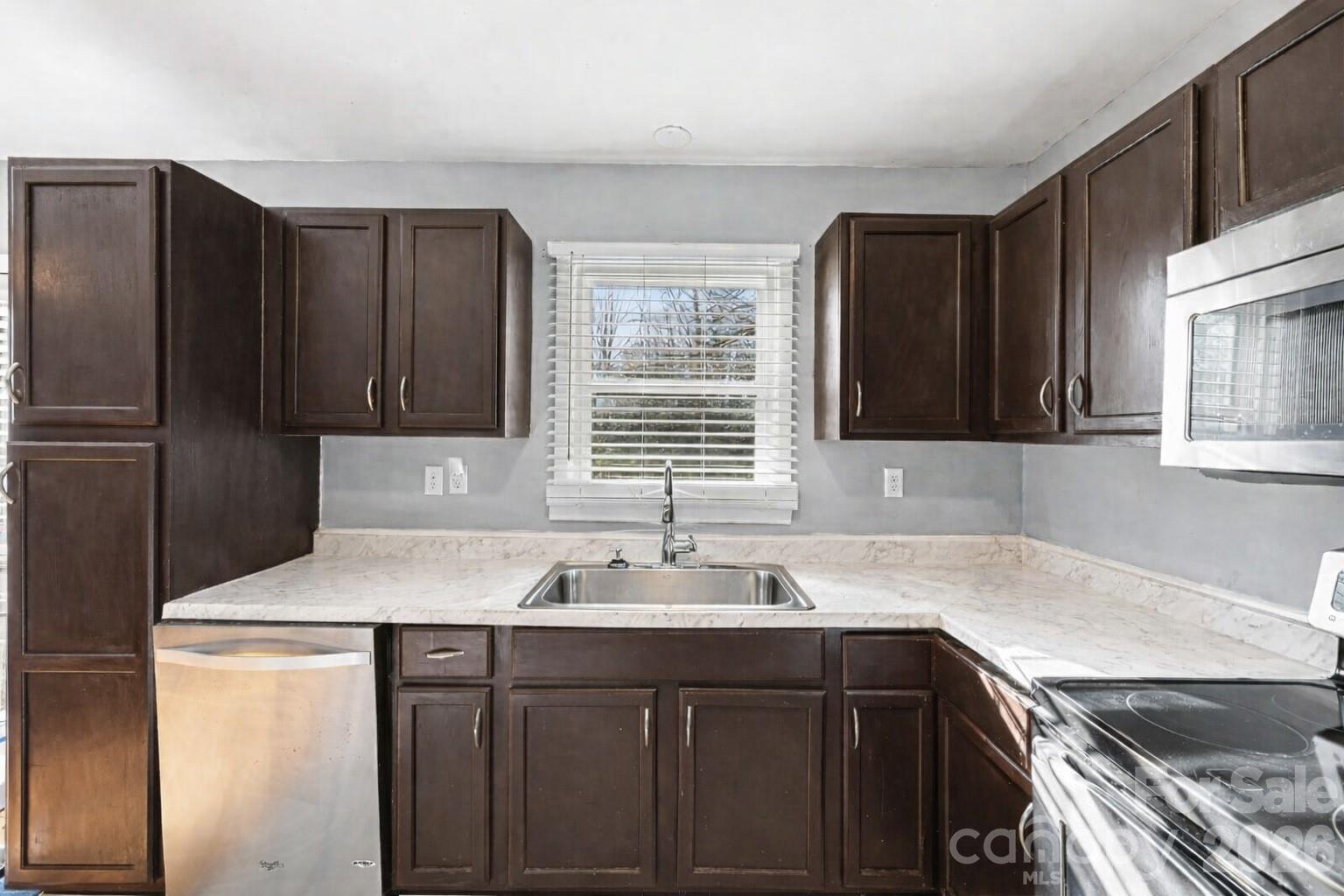 537 Kentbrook Drive, Charlotte, NC - photo 5 of 26