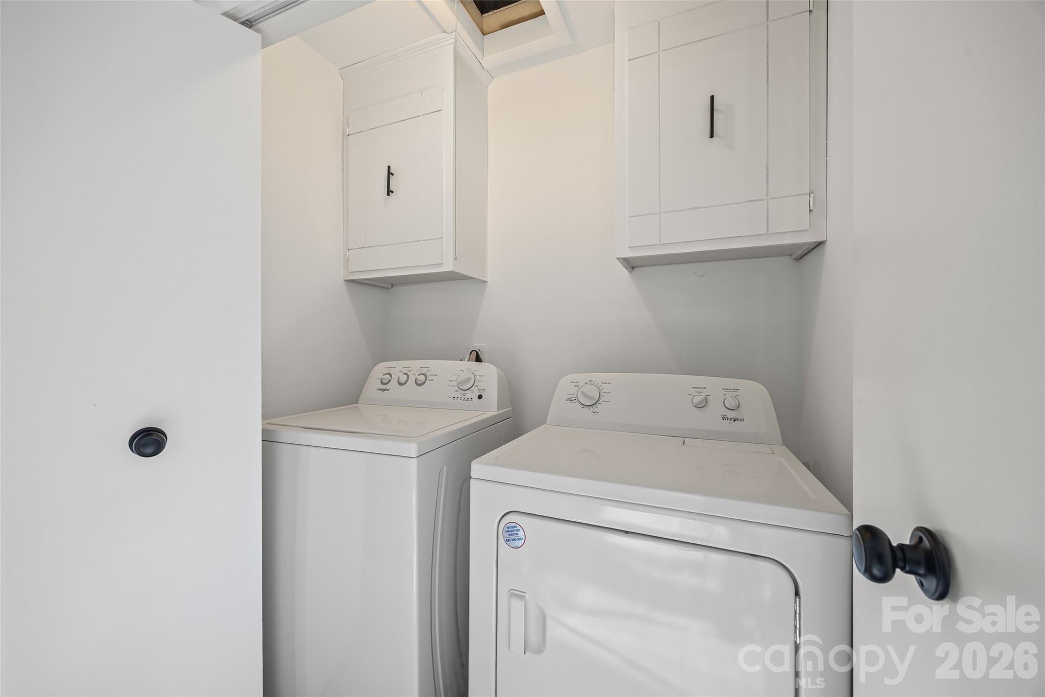 Photo 8 of 7911 Charter Oak Lane, Charlotte, NC