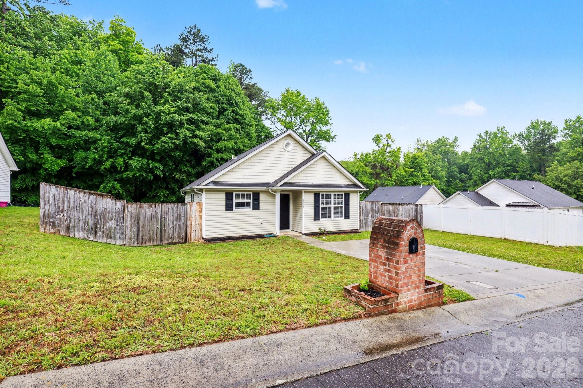 Photo 2 of 2116 Lauren Elizabeth Court, Charlotte, NC