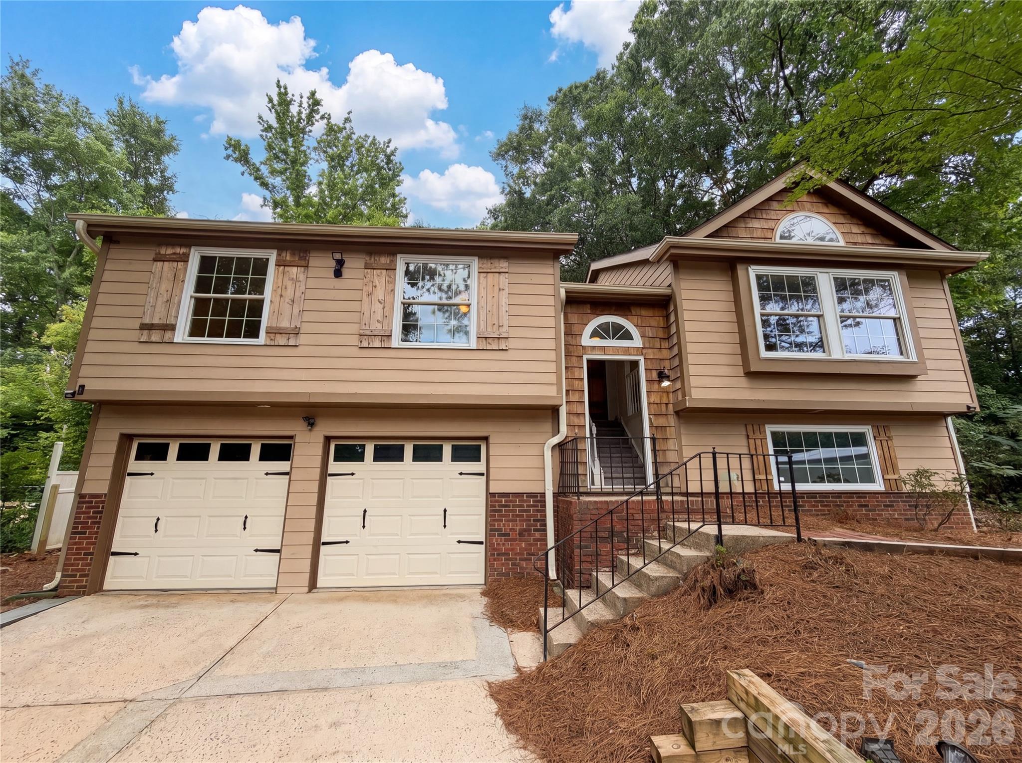 Home for sale at 7827 Mallen Drive, Charlotte, NC — photo 1 of 26