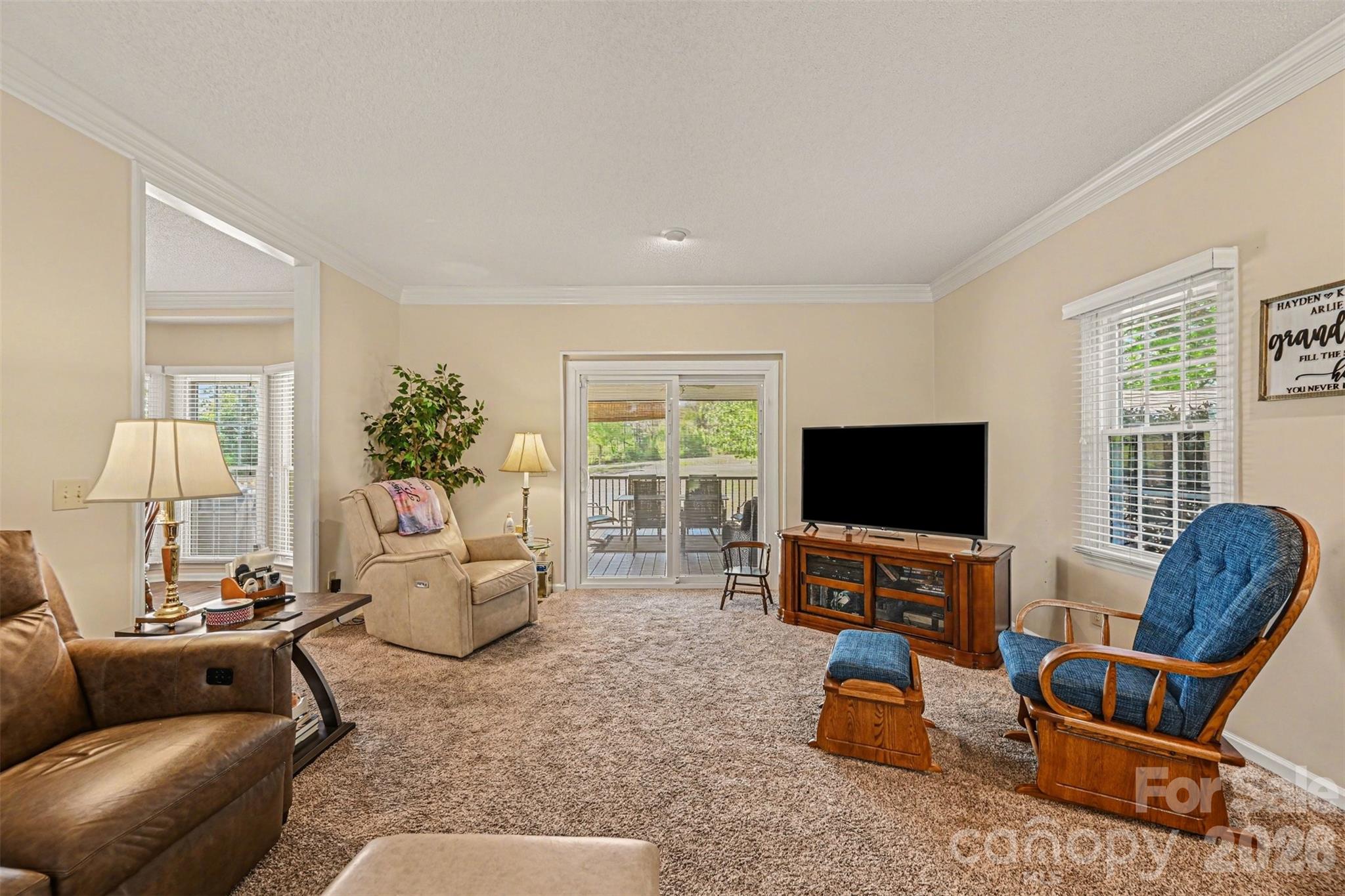 4051 Pinecrest Drive NE, Hickory, NC - photo 9 of 42