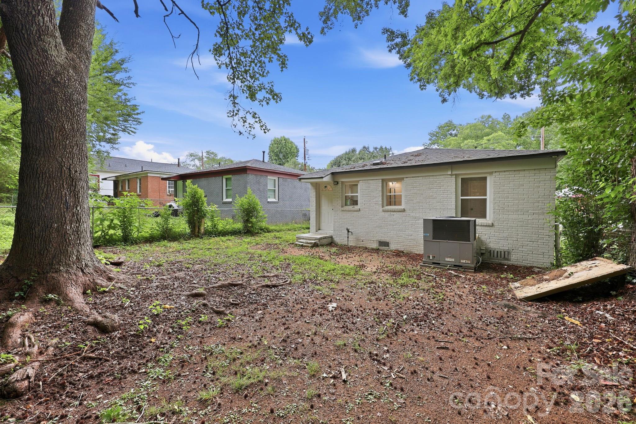 Photo 8 of 1829 Taylor Avenue, Charlotte, NC