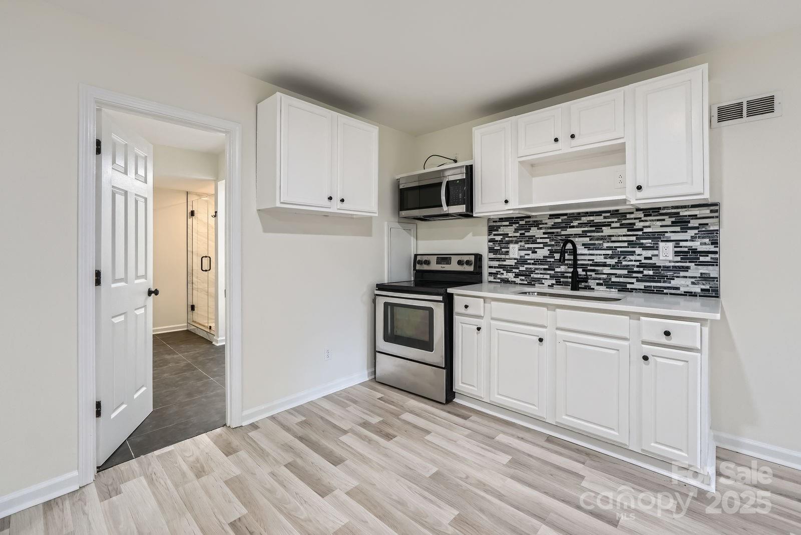 1224 E Woodlawn Road, Charlotte, NC - photo 25 of 48