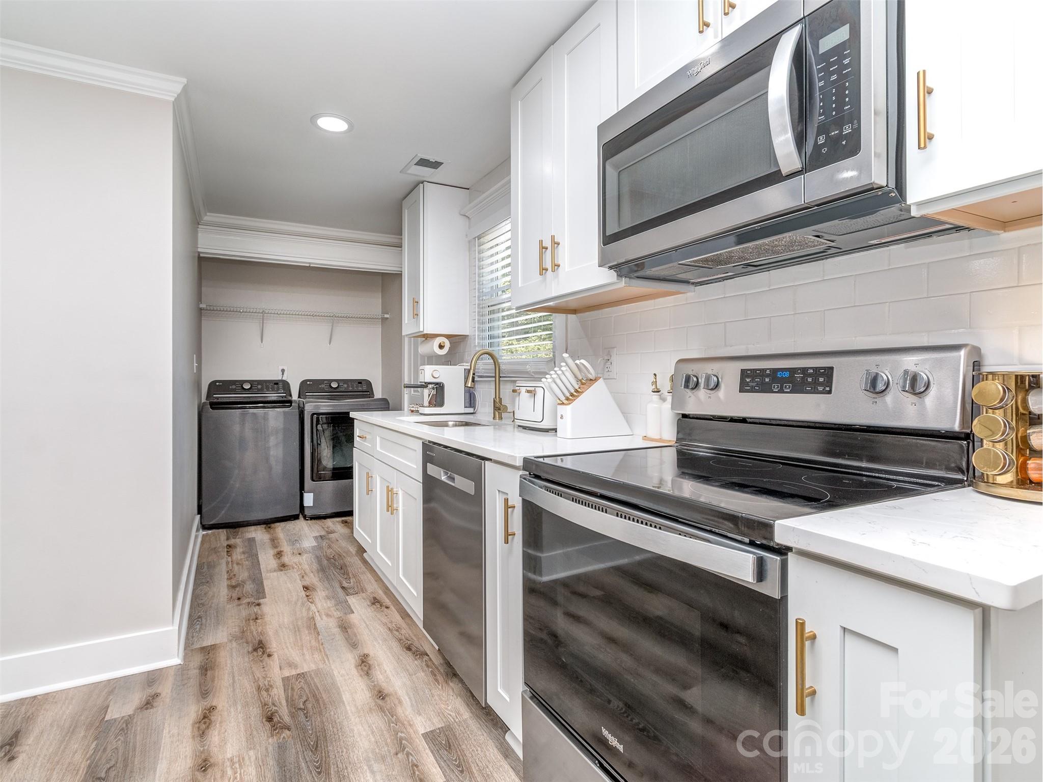 Photo 3 of 6821 Saddle Point Road, Charlotte, NC