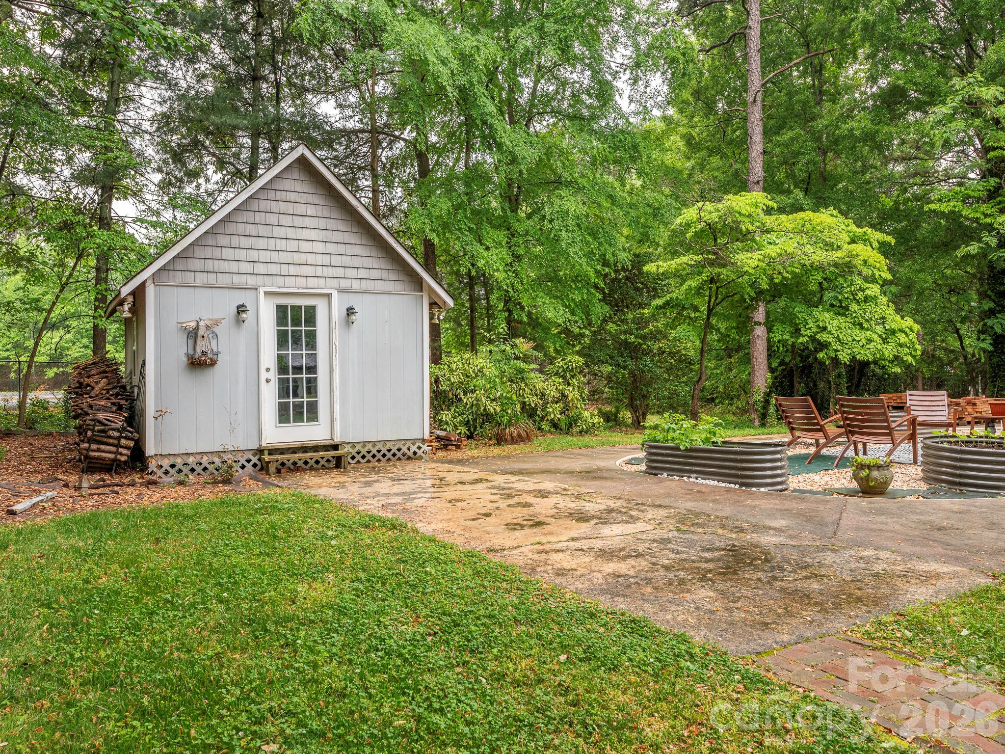Photo 4 of 8536 Circle Drive, Mount Pleasant, NC