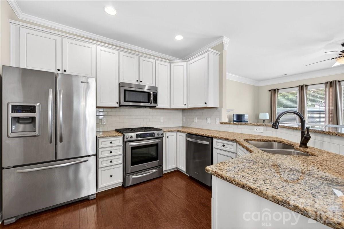 6453 Silver Star Lane, Charlotte, NC - photo 10 of 49