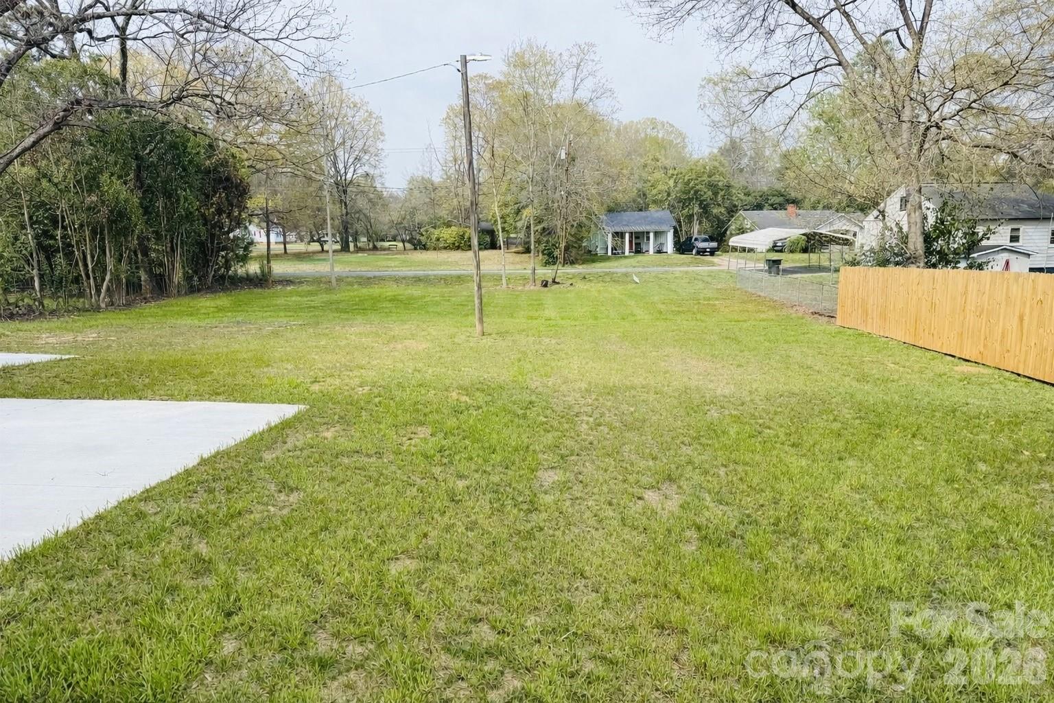 Photo 3 of 403 Liberty Street E, York, SC