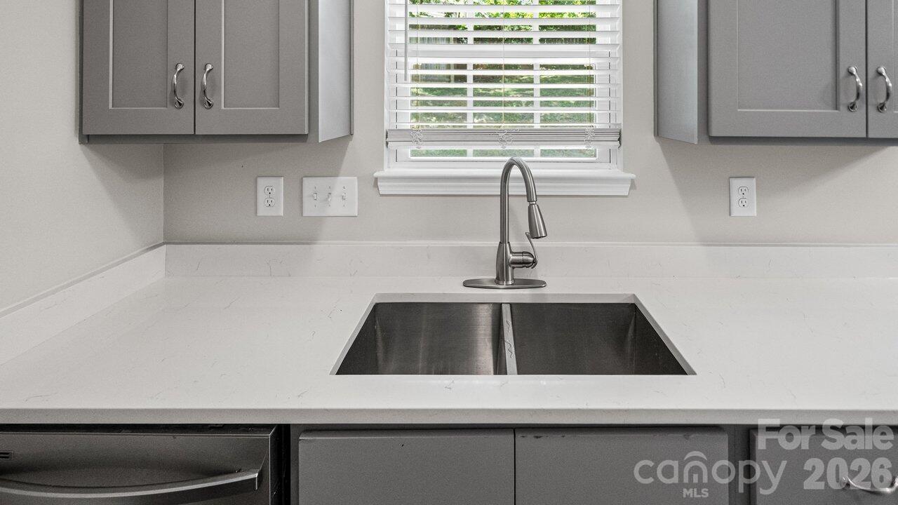 Photo 12 of 613 Hoskins Ridge Lane, Charlotte, NC