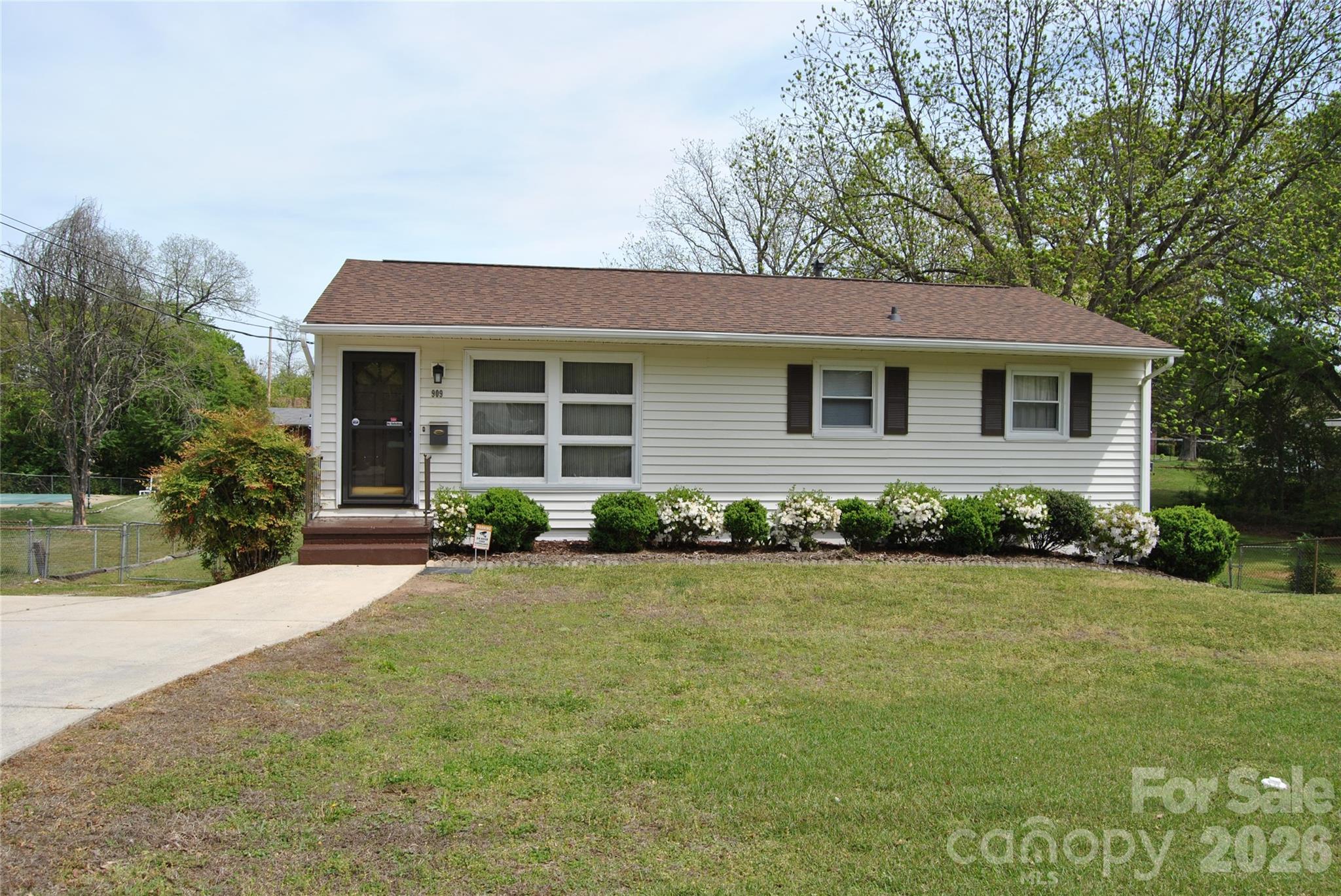 909 Timberlane Drive, Mount Holly, NC