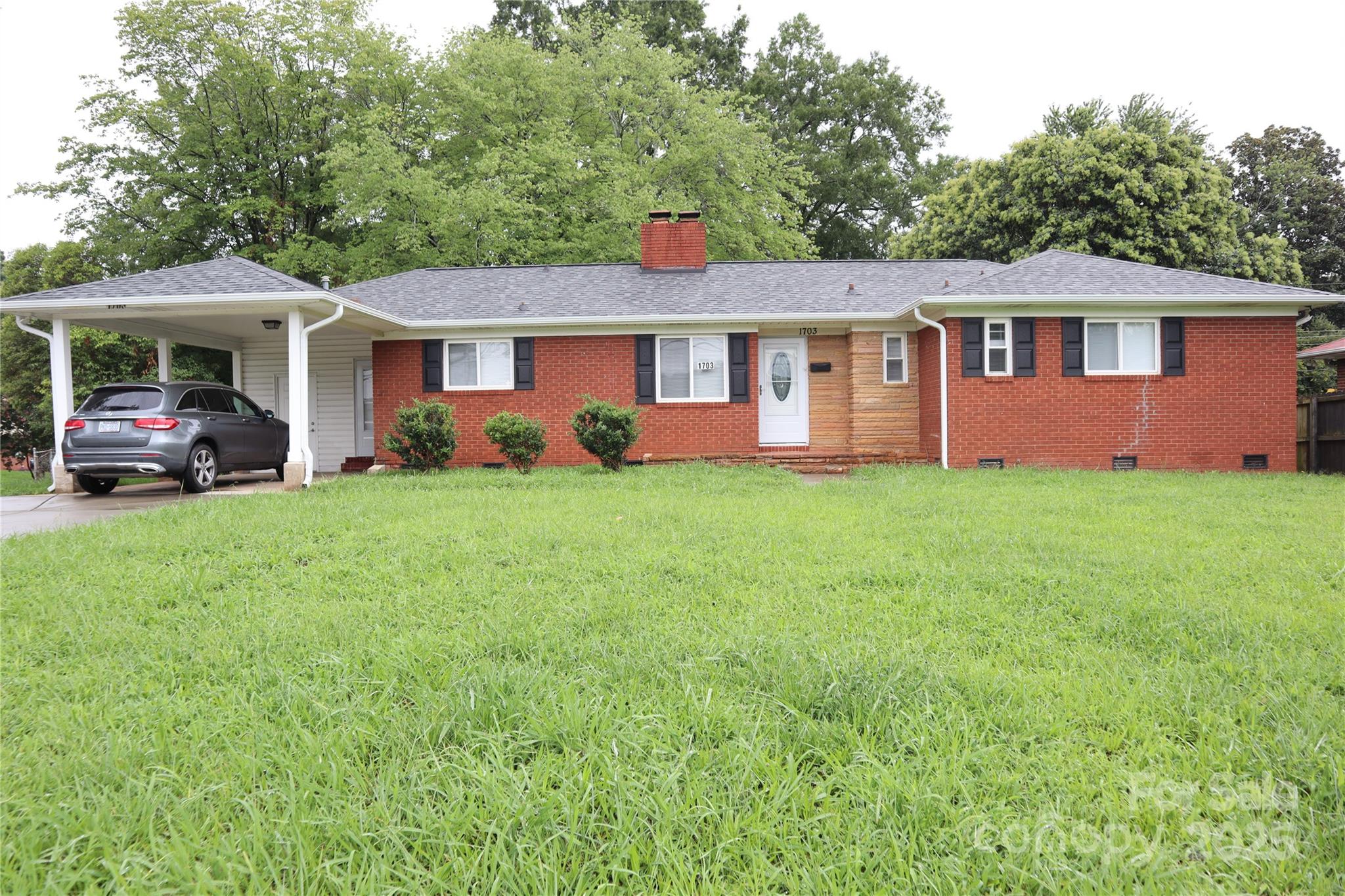 1703 Tyvola Road, Charlotte, NC - photo 1 of 18