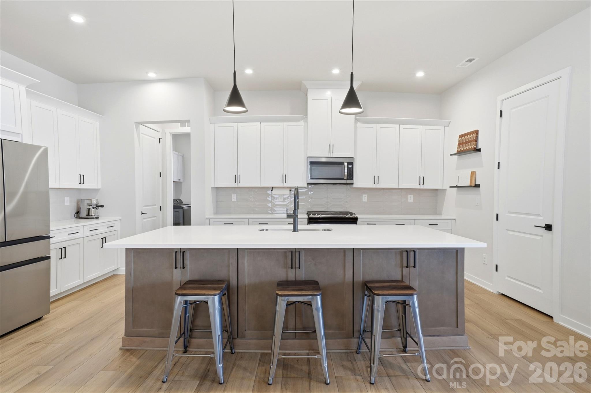 Photo 5 of 7104 Wayfarer Drive, Charlotte, NC