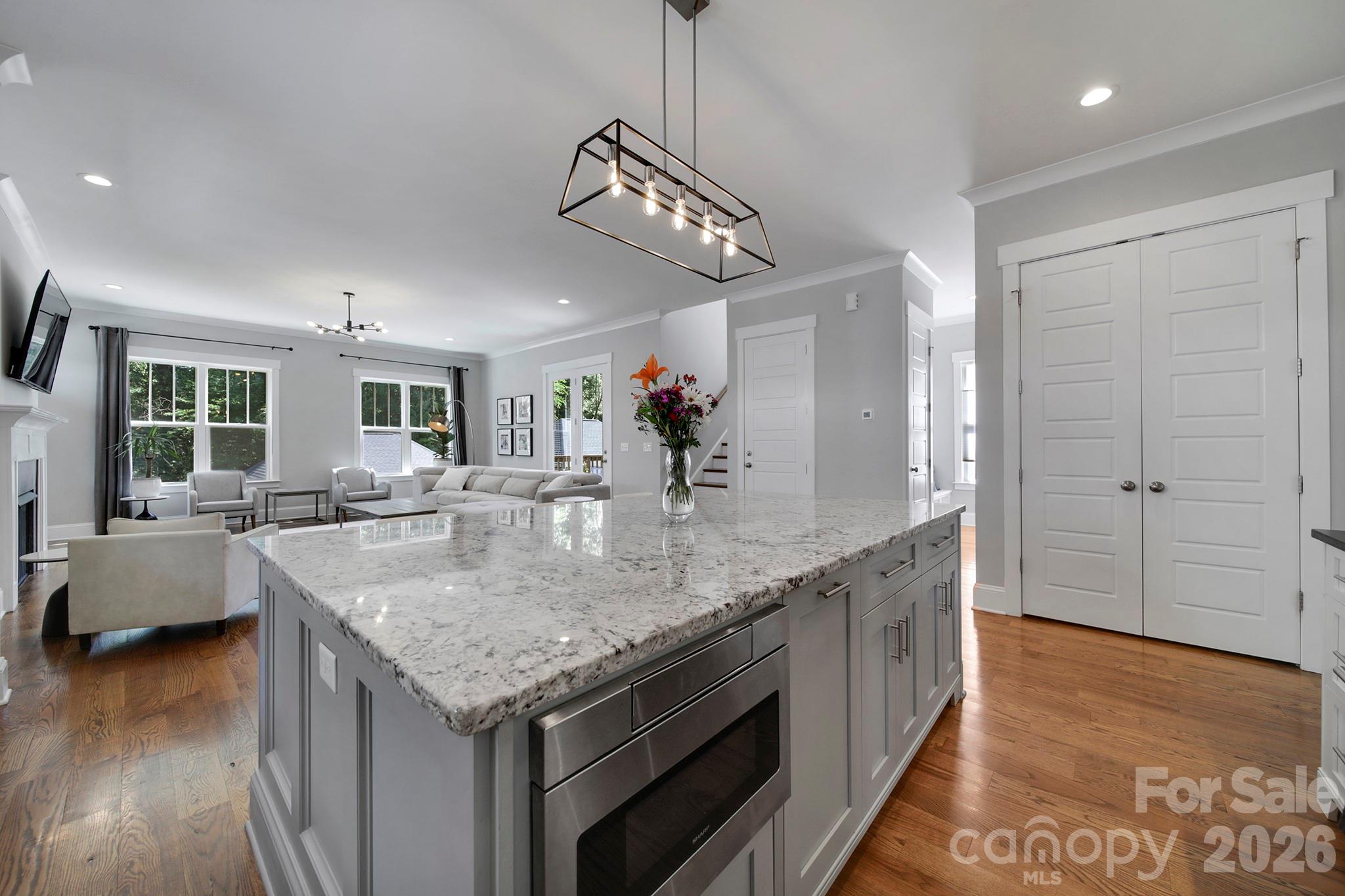 3015 Commonwealth Avenue, Charlotte, NC - photo 5 of 34