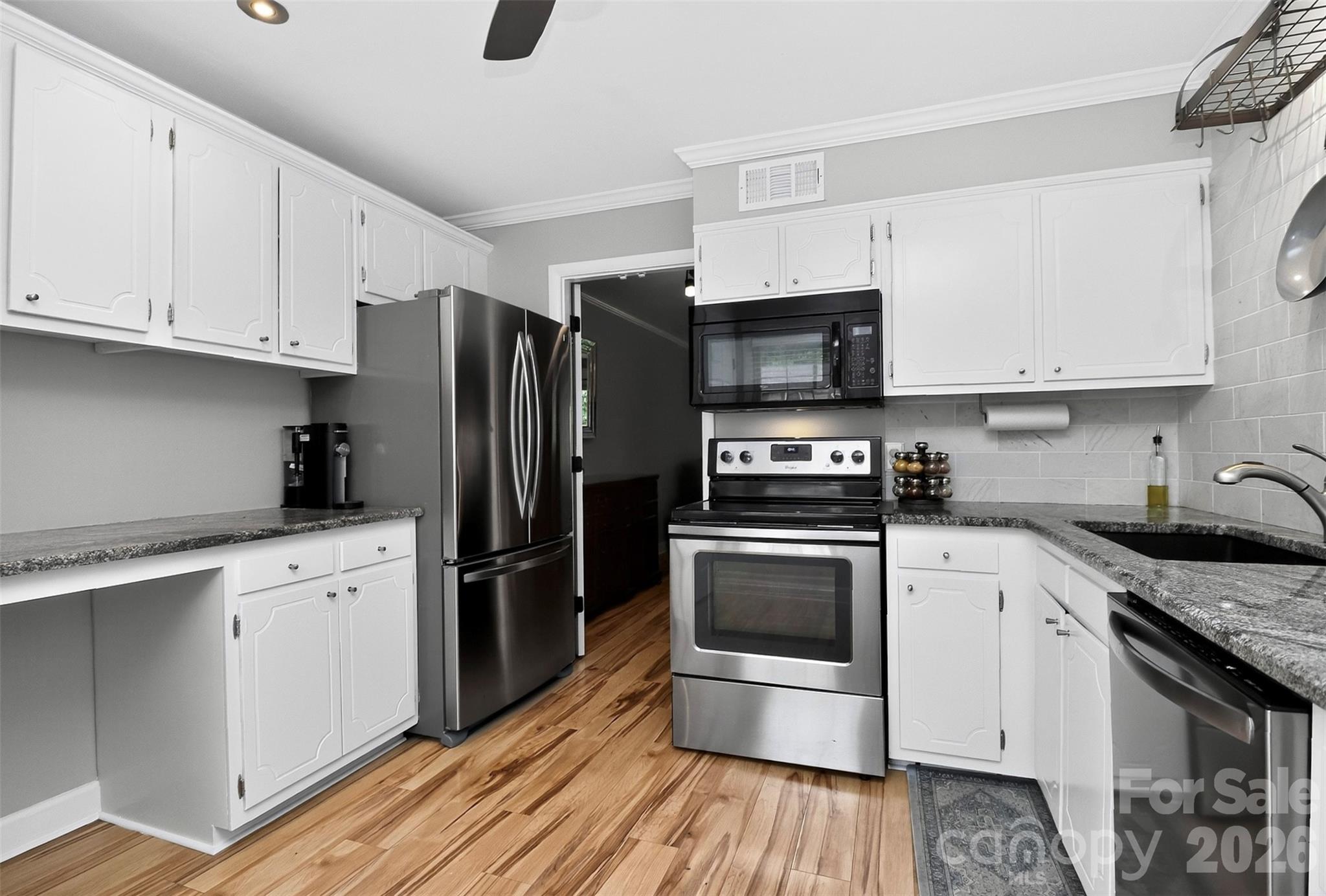 Photo 7 of 4611 Hedgemore DriveC, Charlotte, NC