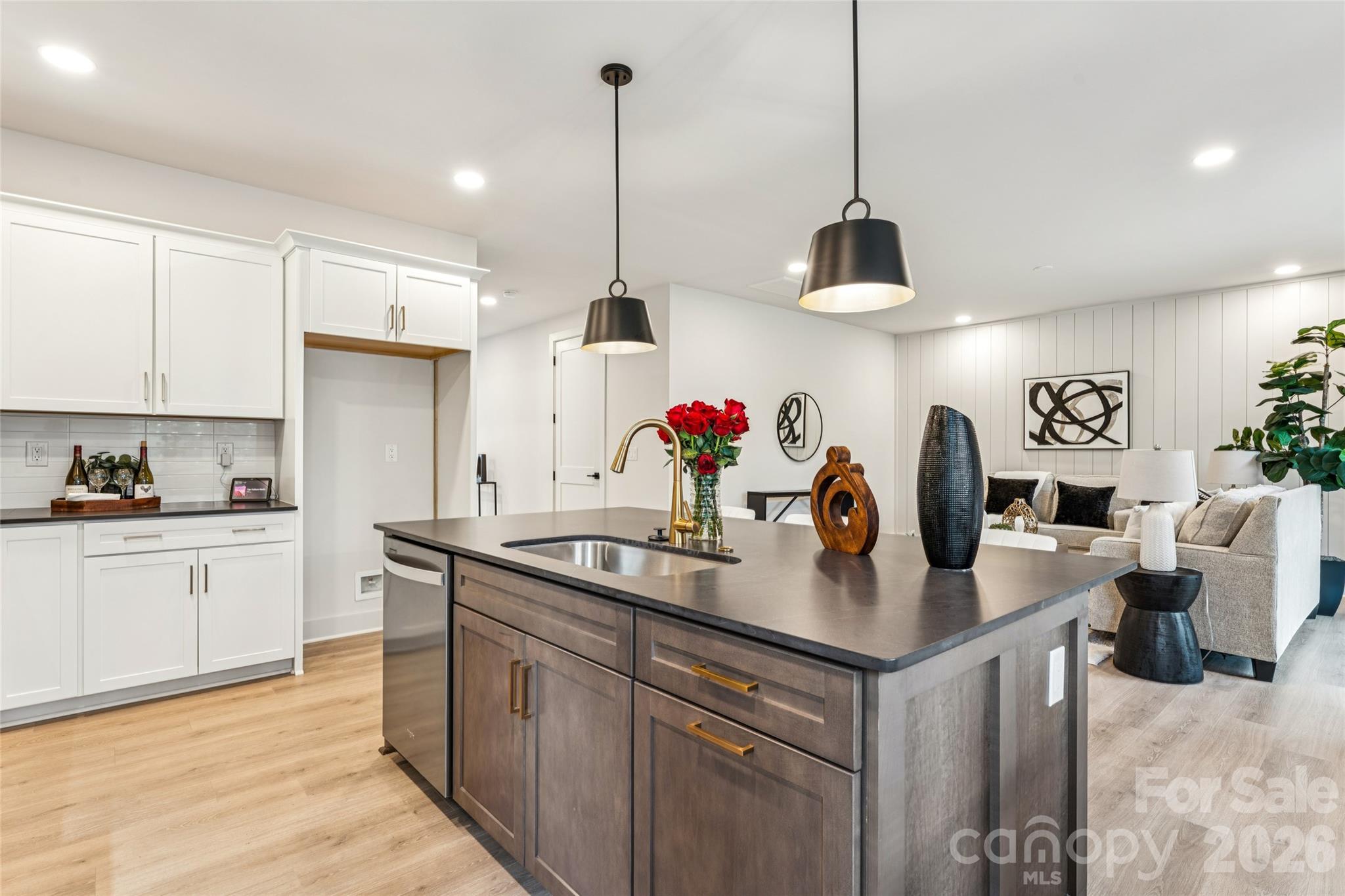 2412 Crestview Drive, Charlotte, NC - photo 16 of 41