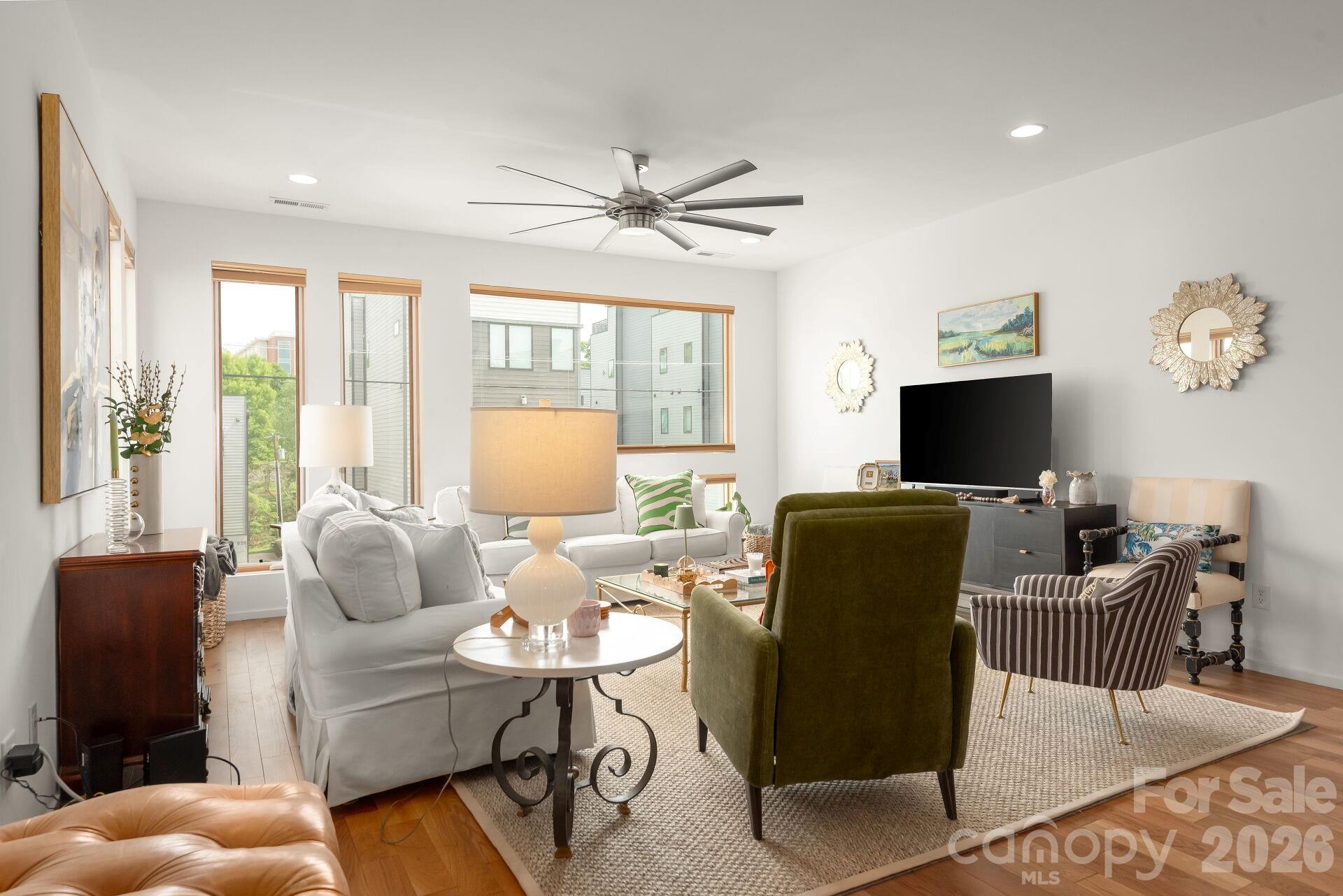 Photo 5 of 933 Westbrook DriveB, Charlotte, NC
