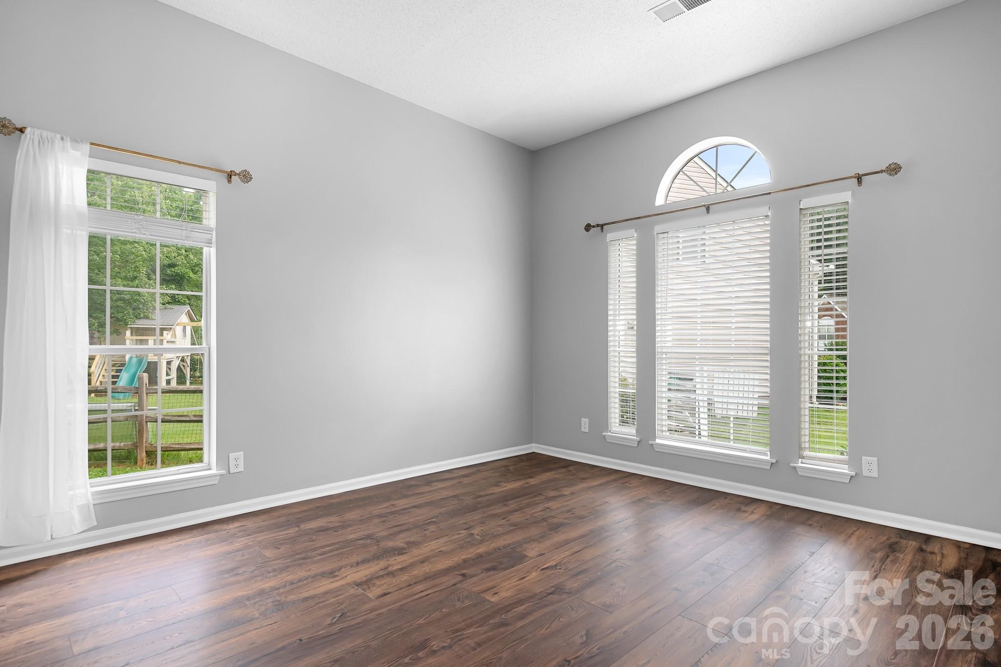 Photo 4 of 8940 Raven Park Drive, Charlotte, NC