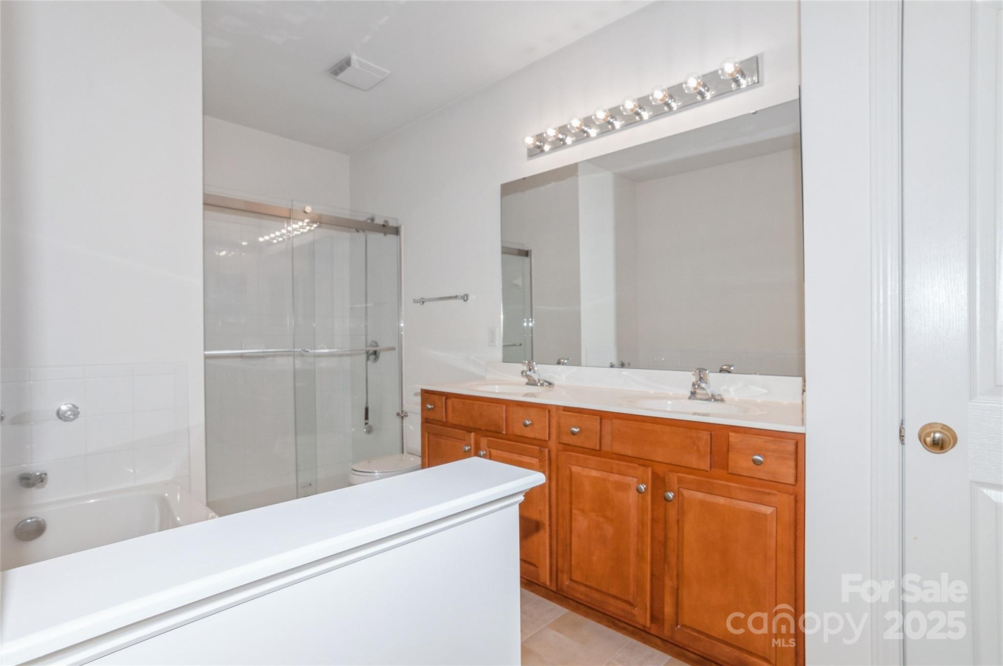 Photo 15 of 11863 Ridgeway Park Drive, Charlotte, NC