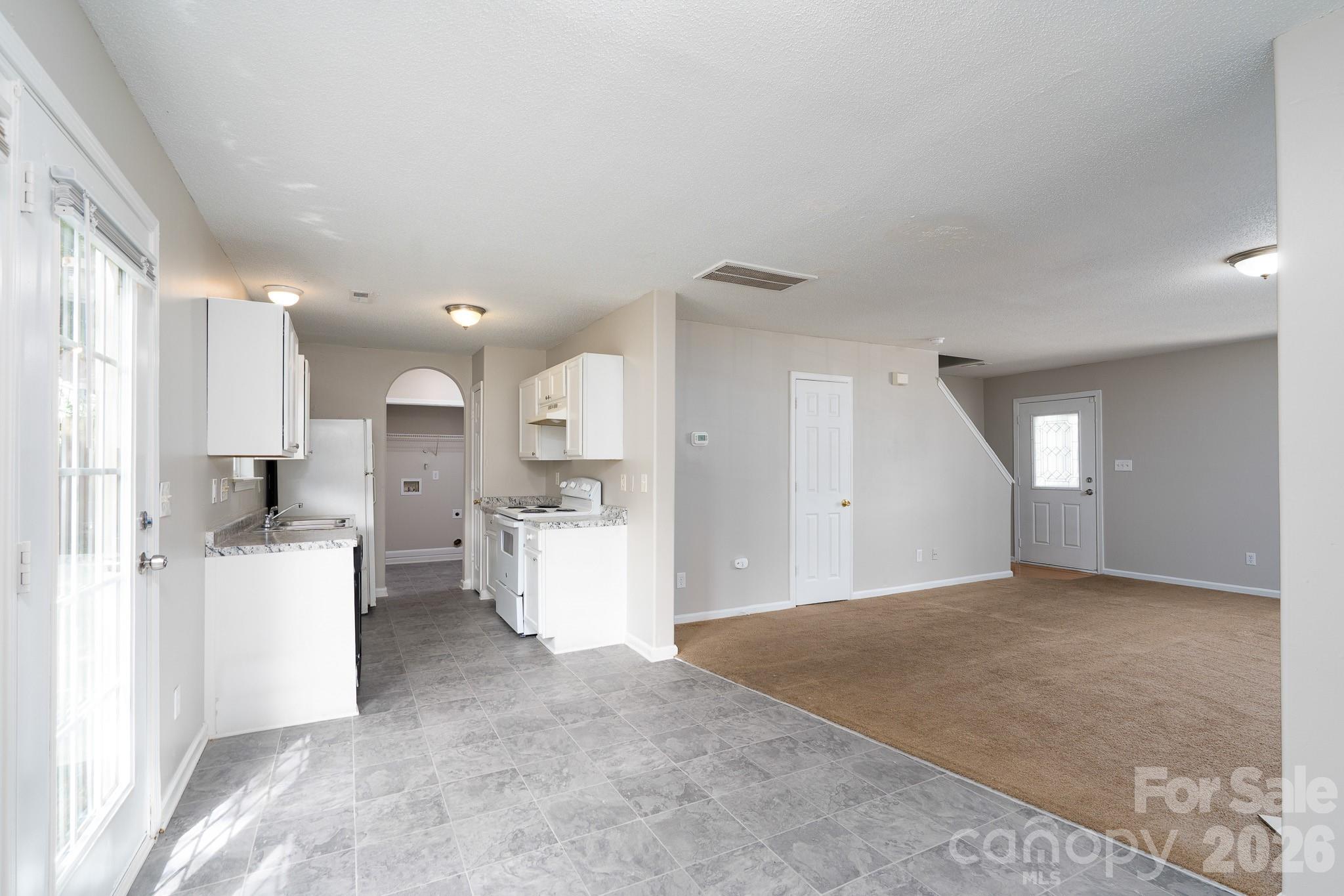 Photo 8 of 8016 Bronze Pike Drive, Charlotte, NC