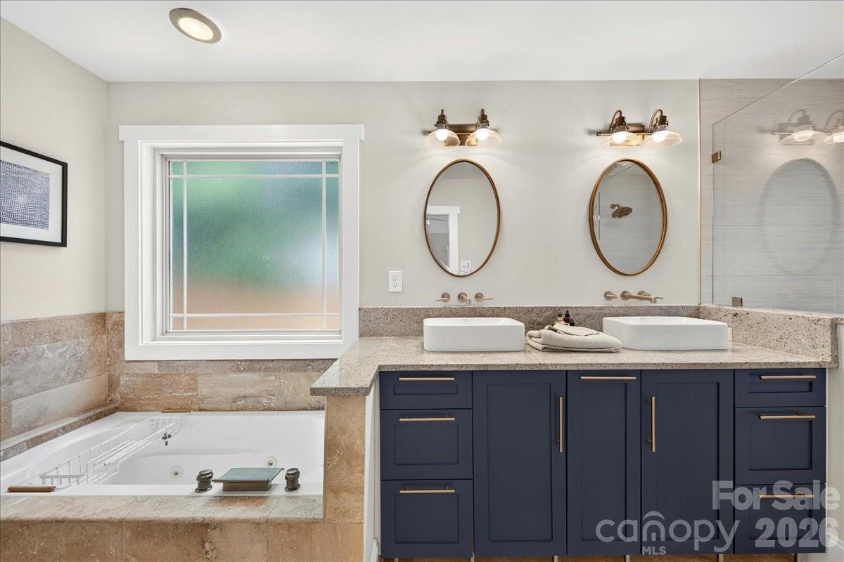Home for sale at 2120 Dalehurst Drive, Charlotte, NC — photo 27 of 40
