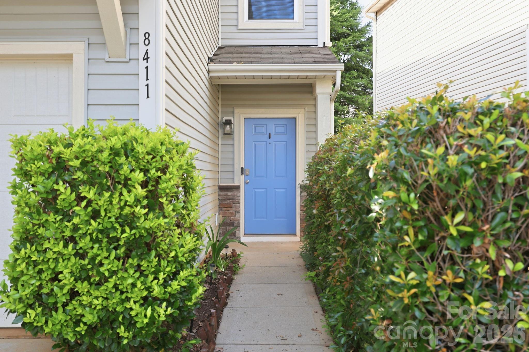 Home for sale at 8411 Washoe Pine Lane, Charlotte, NC — photo 4 of 34