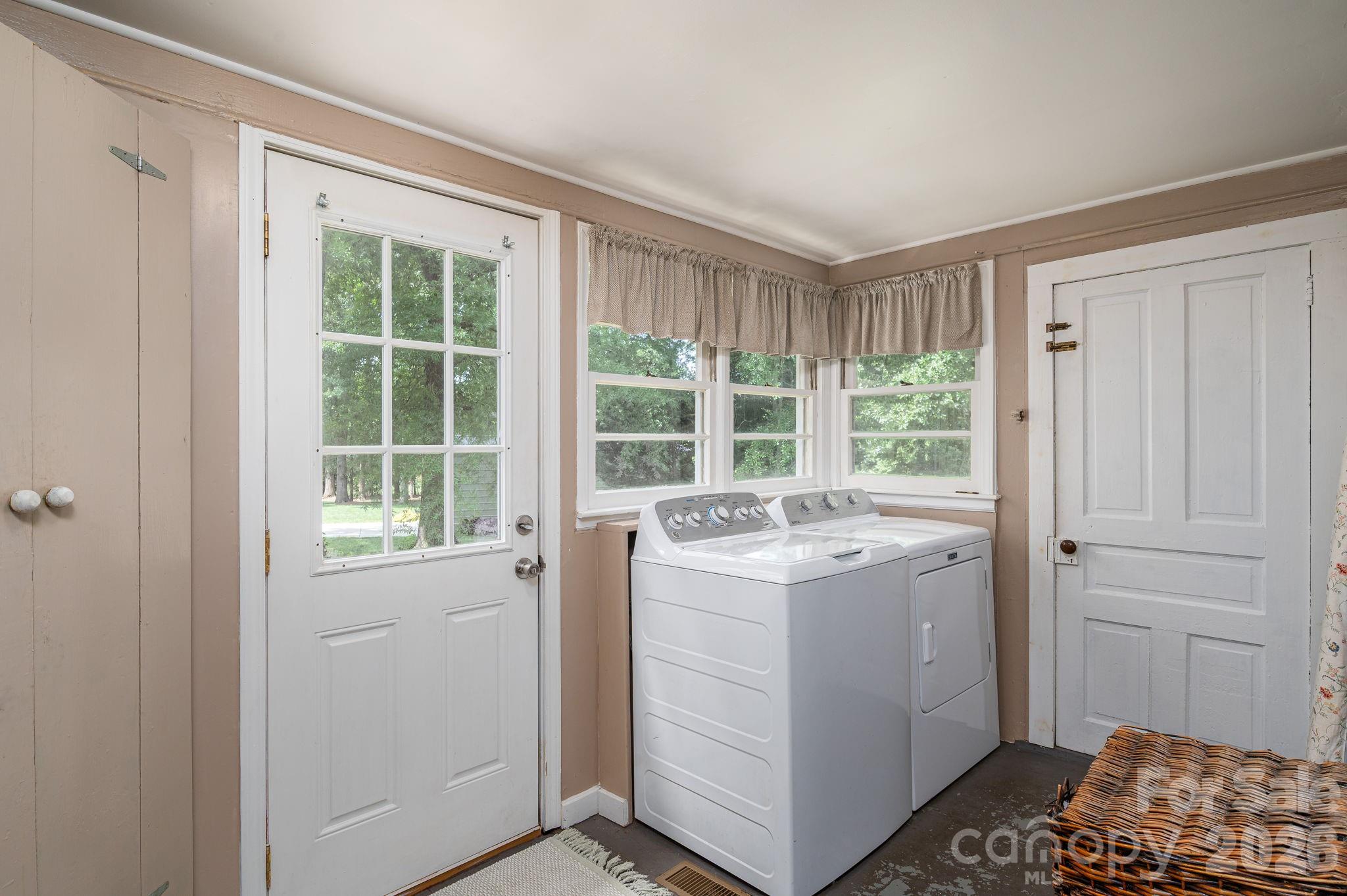 306 W Old Post Road, Cherryville, NC - photo 16 of 43