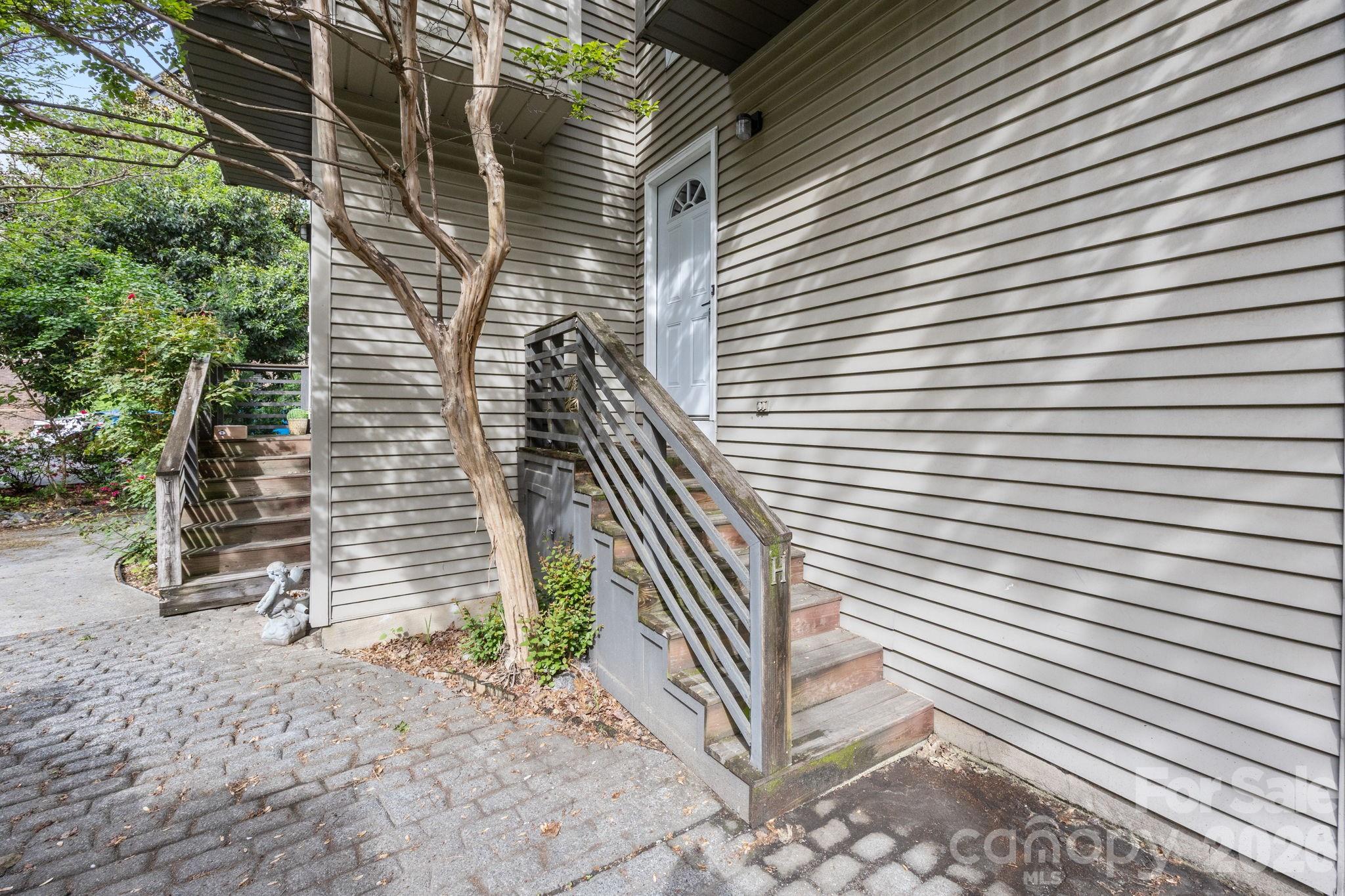 Photo 19 of 415 W 7th StreetH, Charlotte, NC
